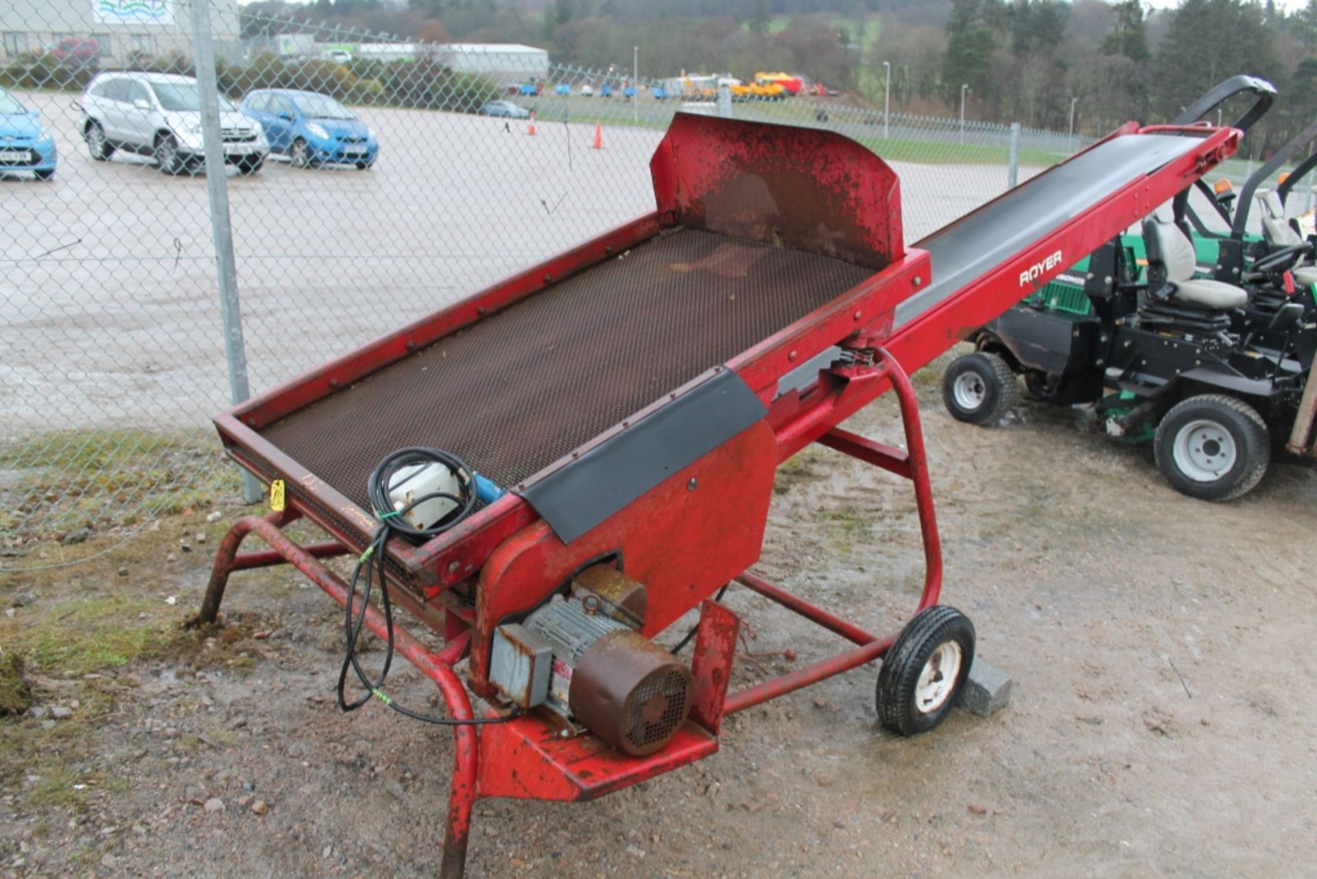 Sale Item: ROYER 42 SOIL SCREEN WITH ELEVATOR Vat Status: Plus Vat @ 20 ...