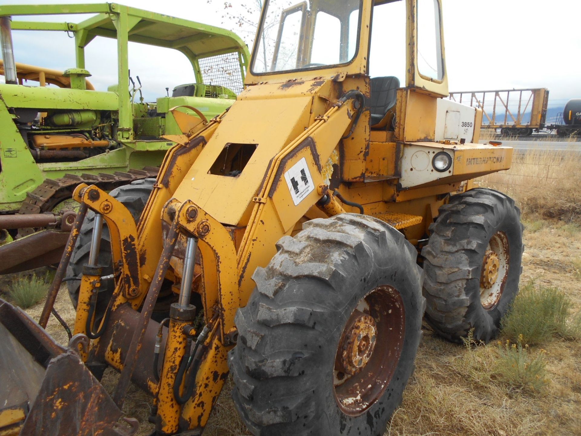 IH wheel loader 3850.