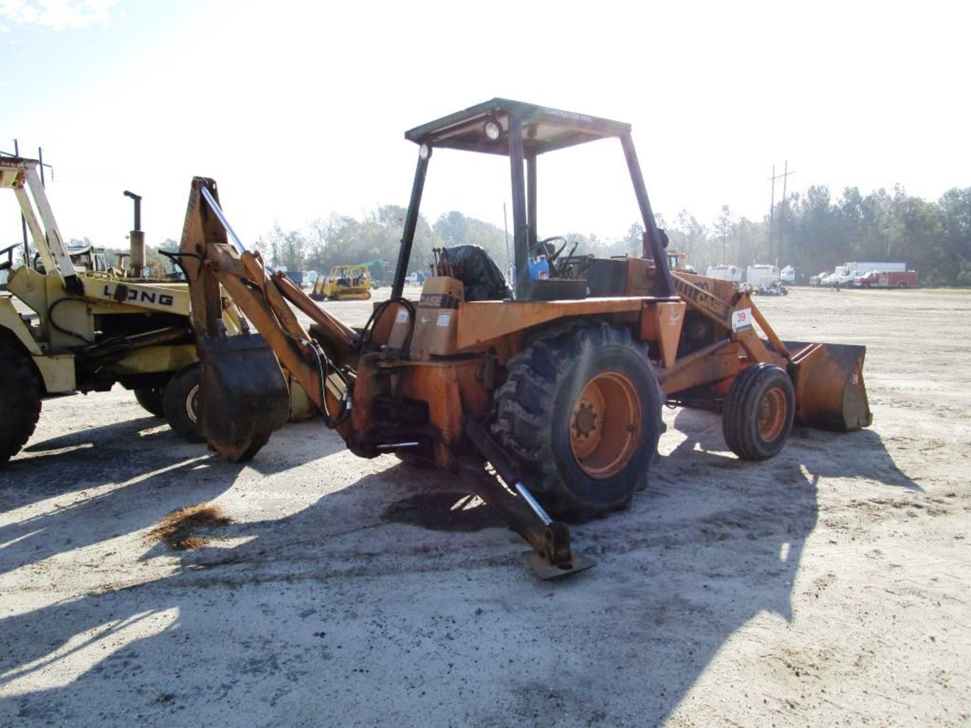 CASE 480C Backhoe, 4 Post Canopy, 72'' Loader Bucket, 24'' Digging ...