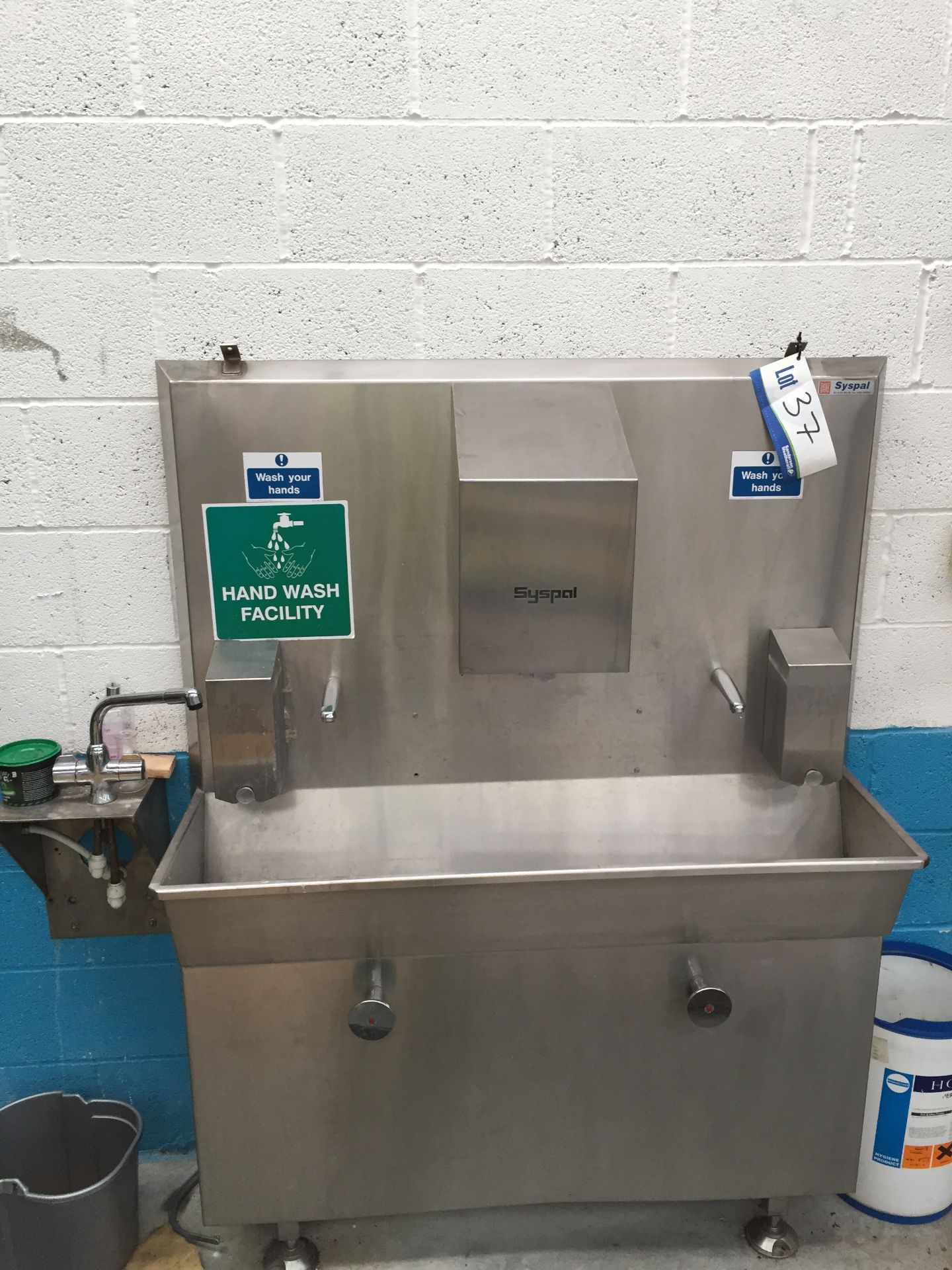 SYSPAL Stainless Steel Knee Operated 2 Station Trough Sink