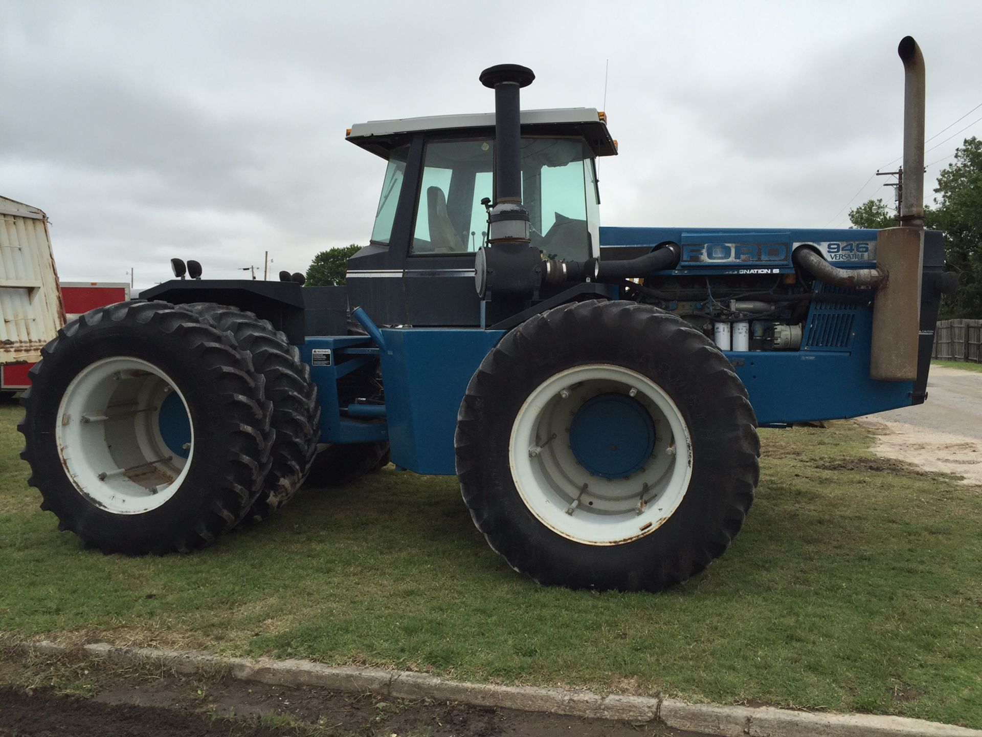 1993 Ford 946 Ford Versatile Tractor with 3776 hrs, 4 hydraulic