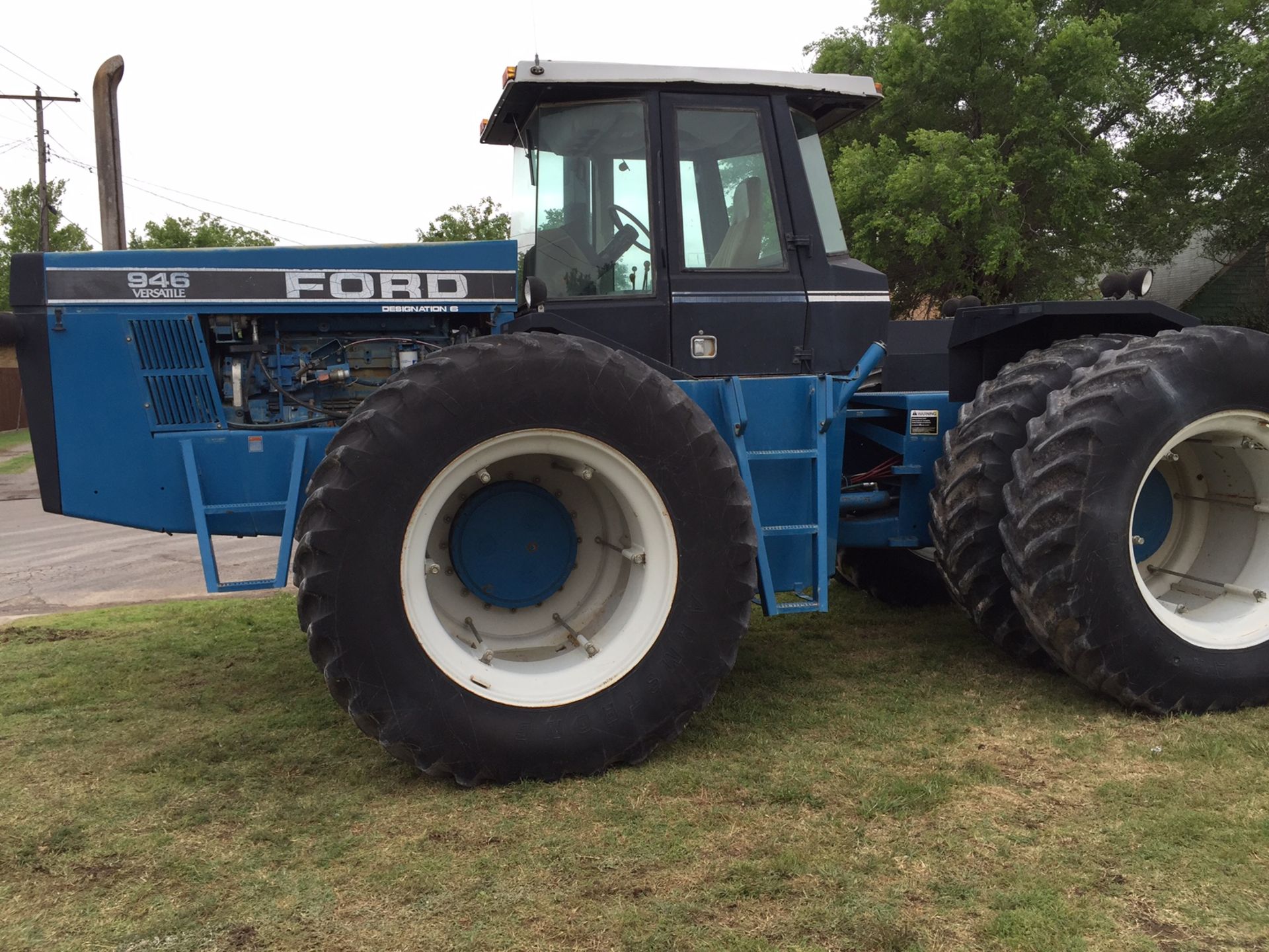 1993 Ford 946 Ford Versatile Tractor with 3776 hrs, 4 hydraulic