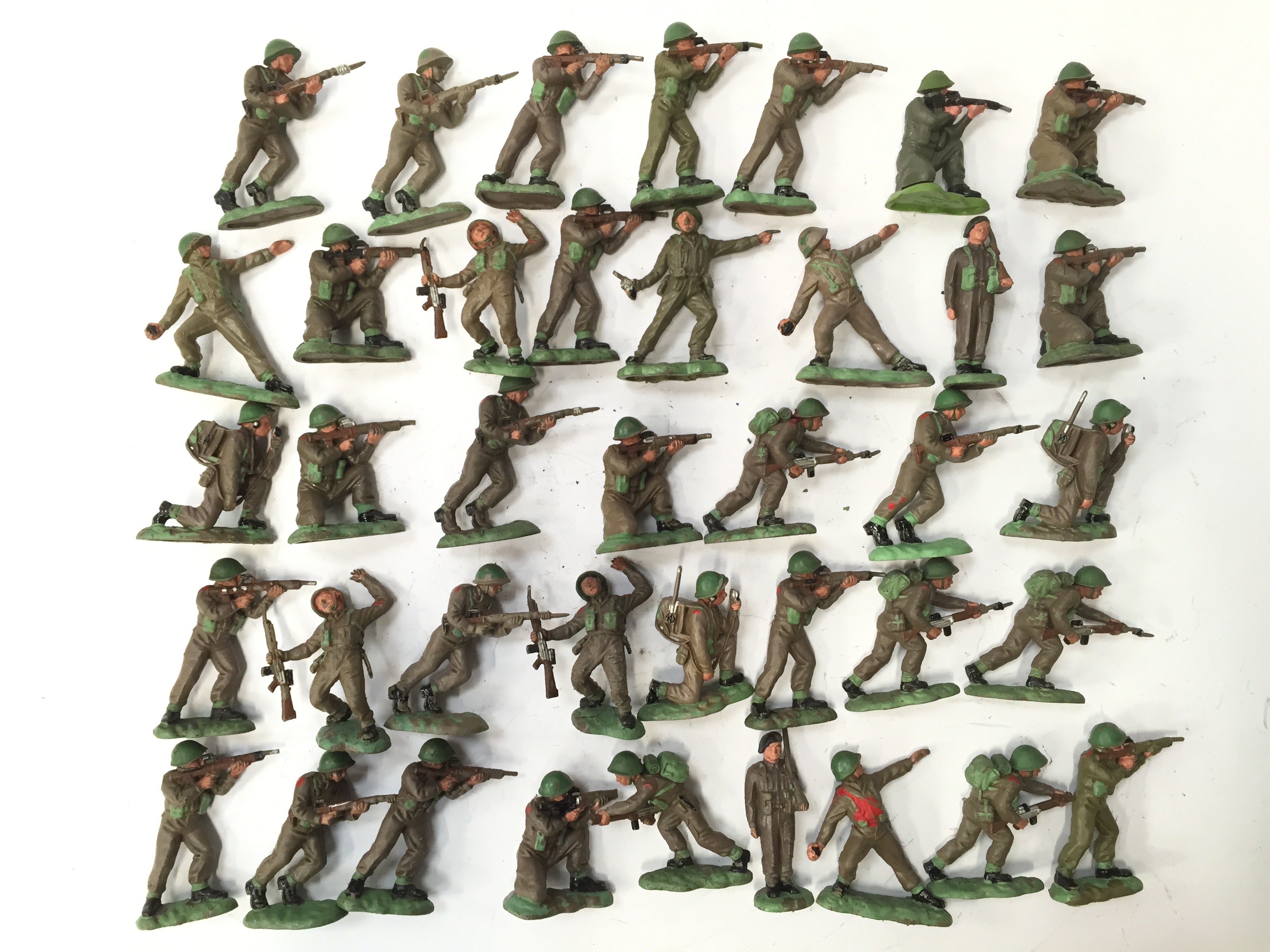 Selection of Britains Herald Series 1/32 scale plastic soldiers ...