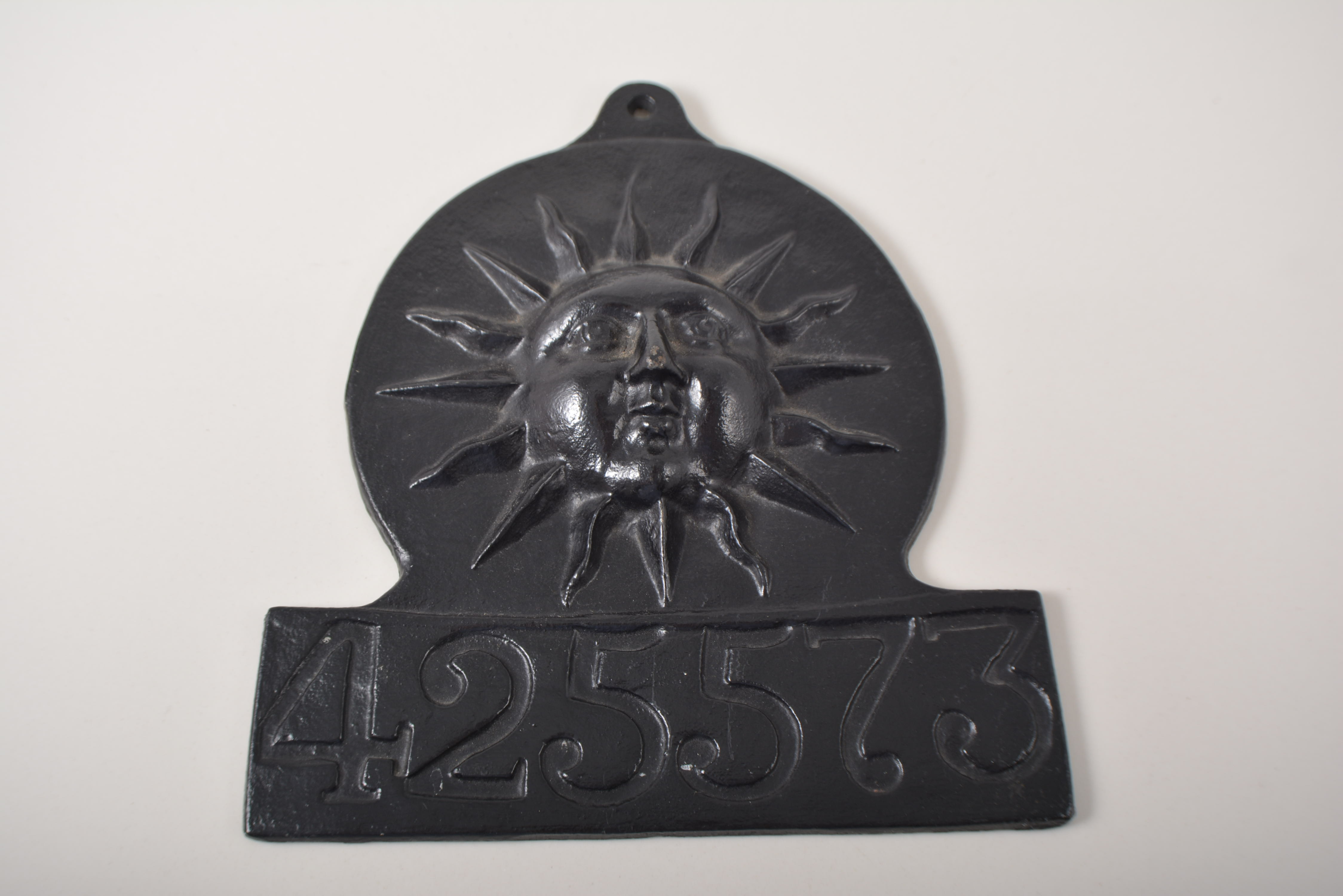 Cast iron fire mark, 425573, marked Salop Iron, England, height 19cms ...