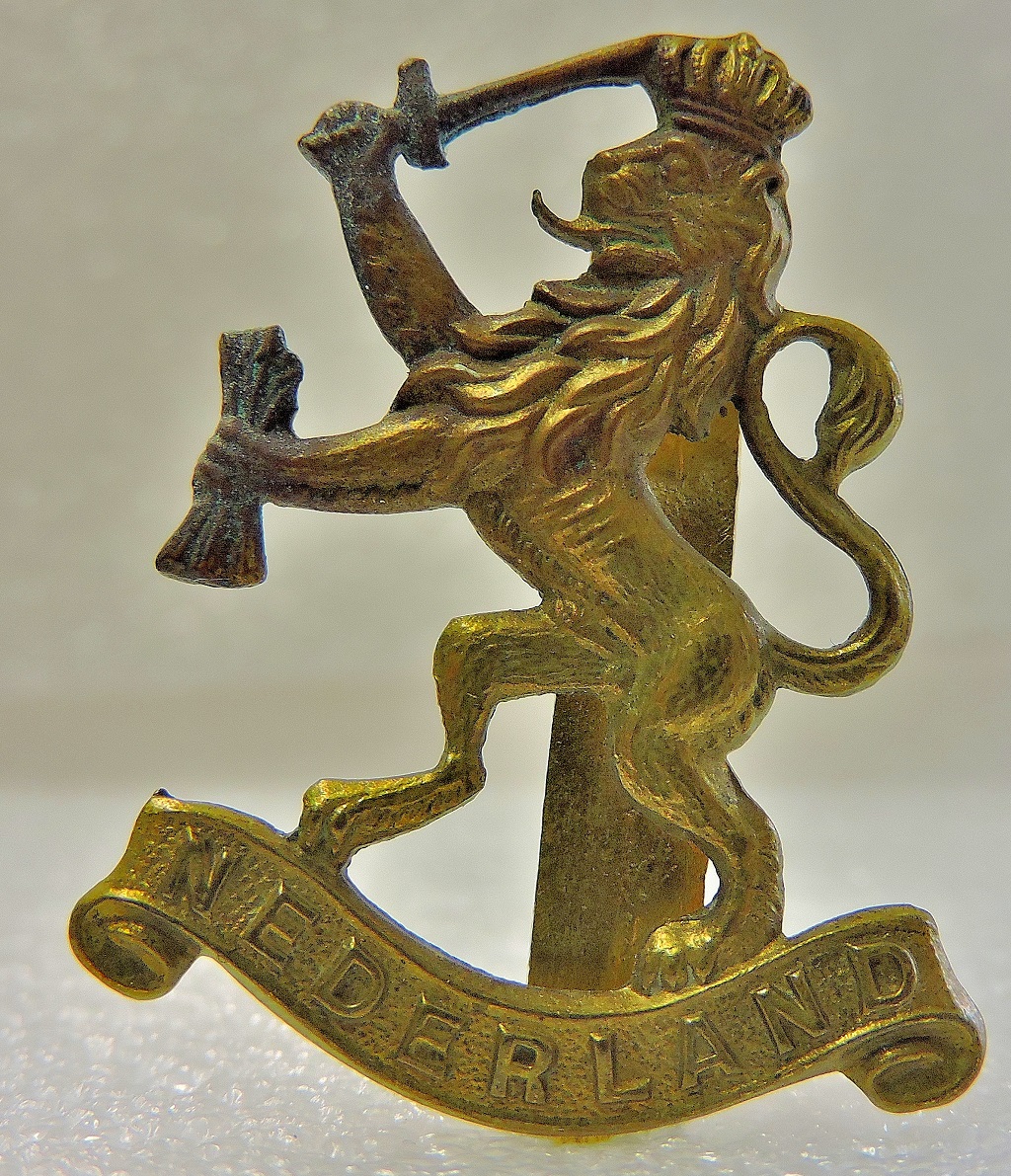 Dutch Forces "Nederland" WWII Cap badge (Brass) Made by J.R. Gaunt London