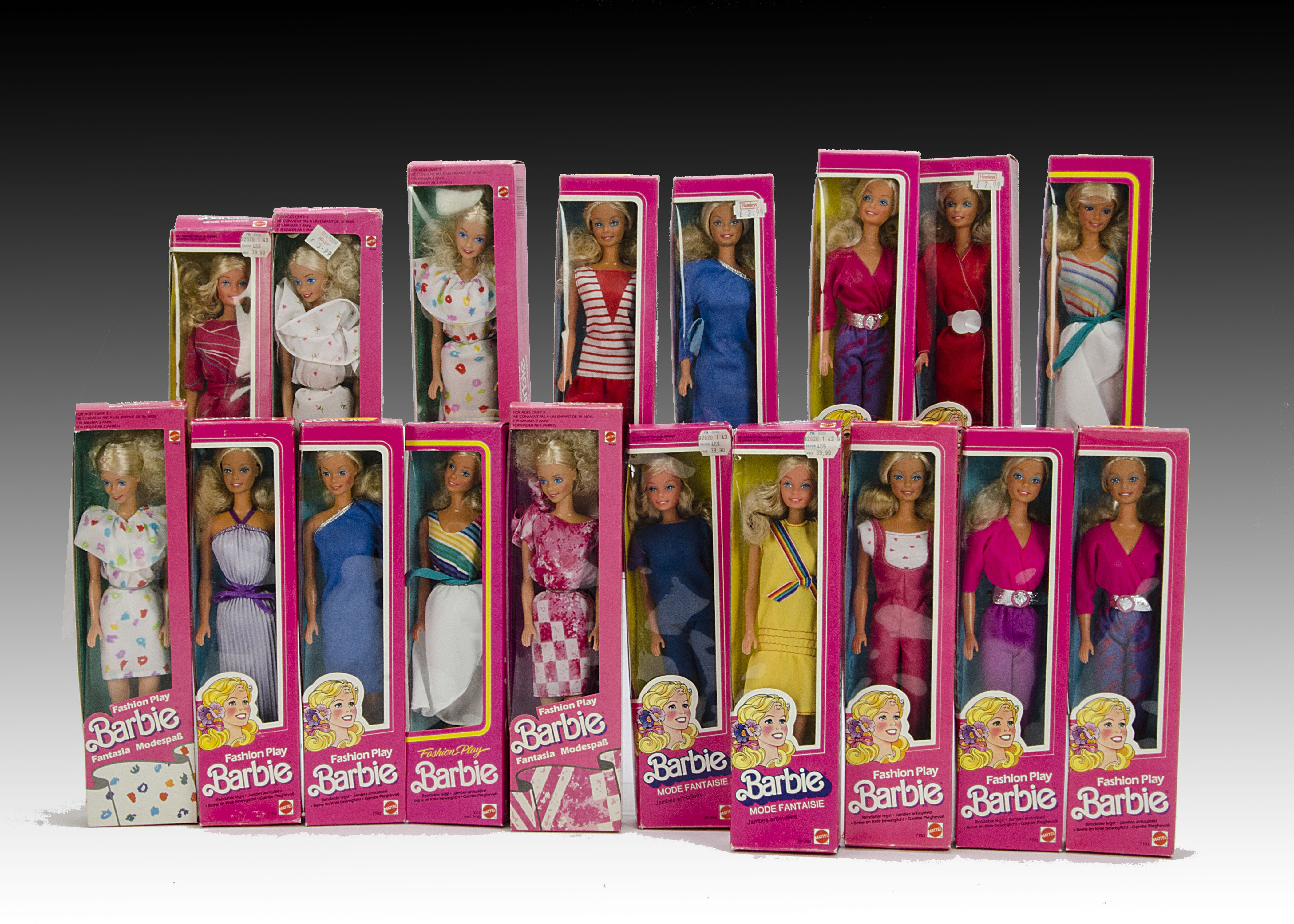 Eighteen 1980s Barbie dolls: including Fashion Play, Fun Fashion and ...
