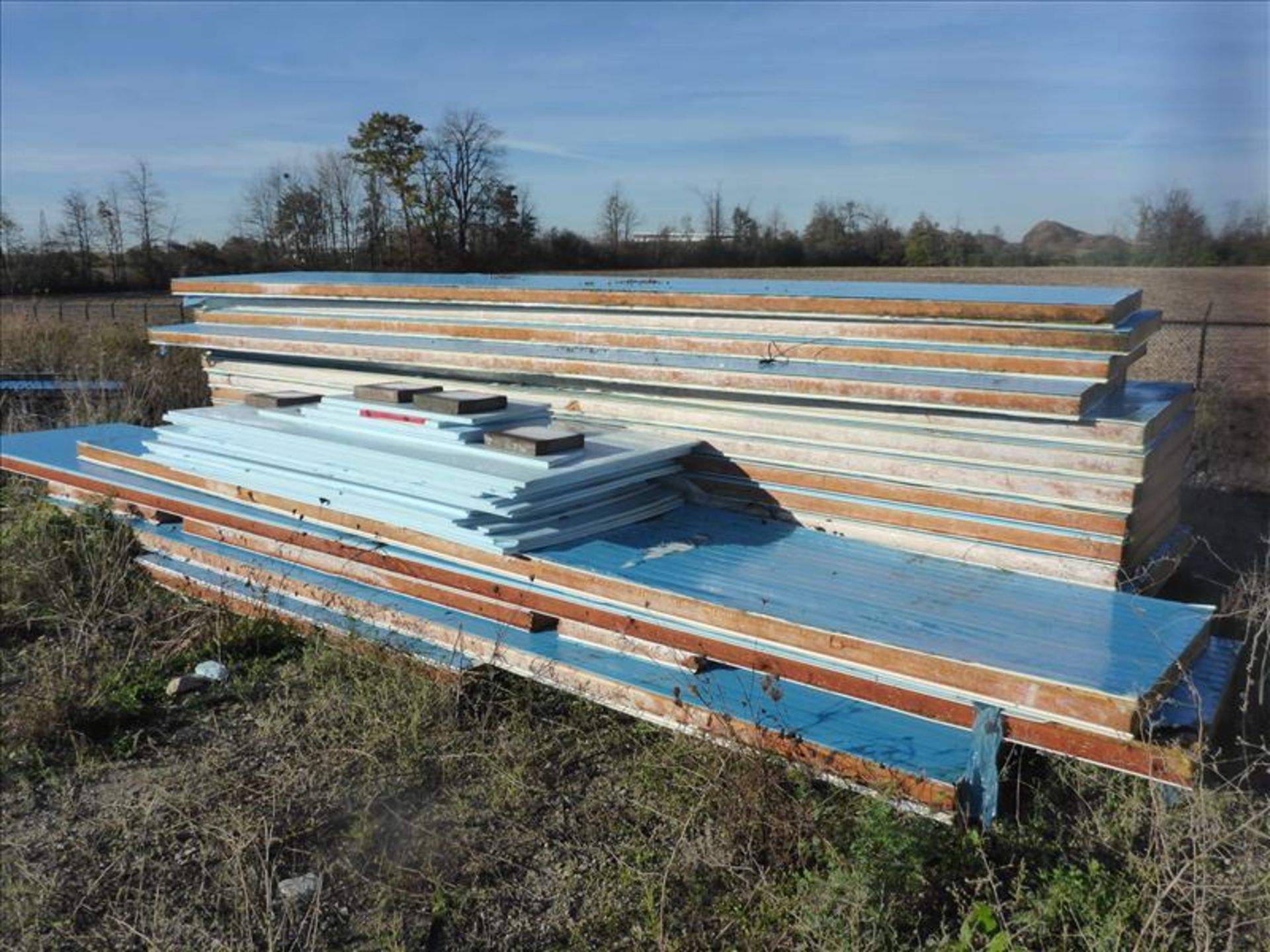 large lot of IMP (Insulated Metal Panel) for freezer/cooler rooms, etc ...