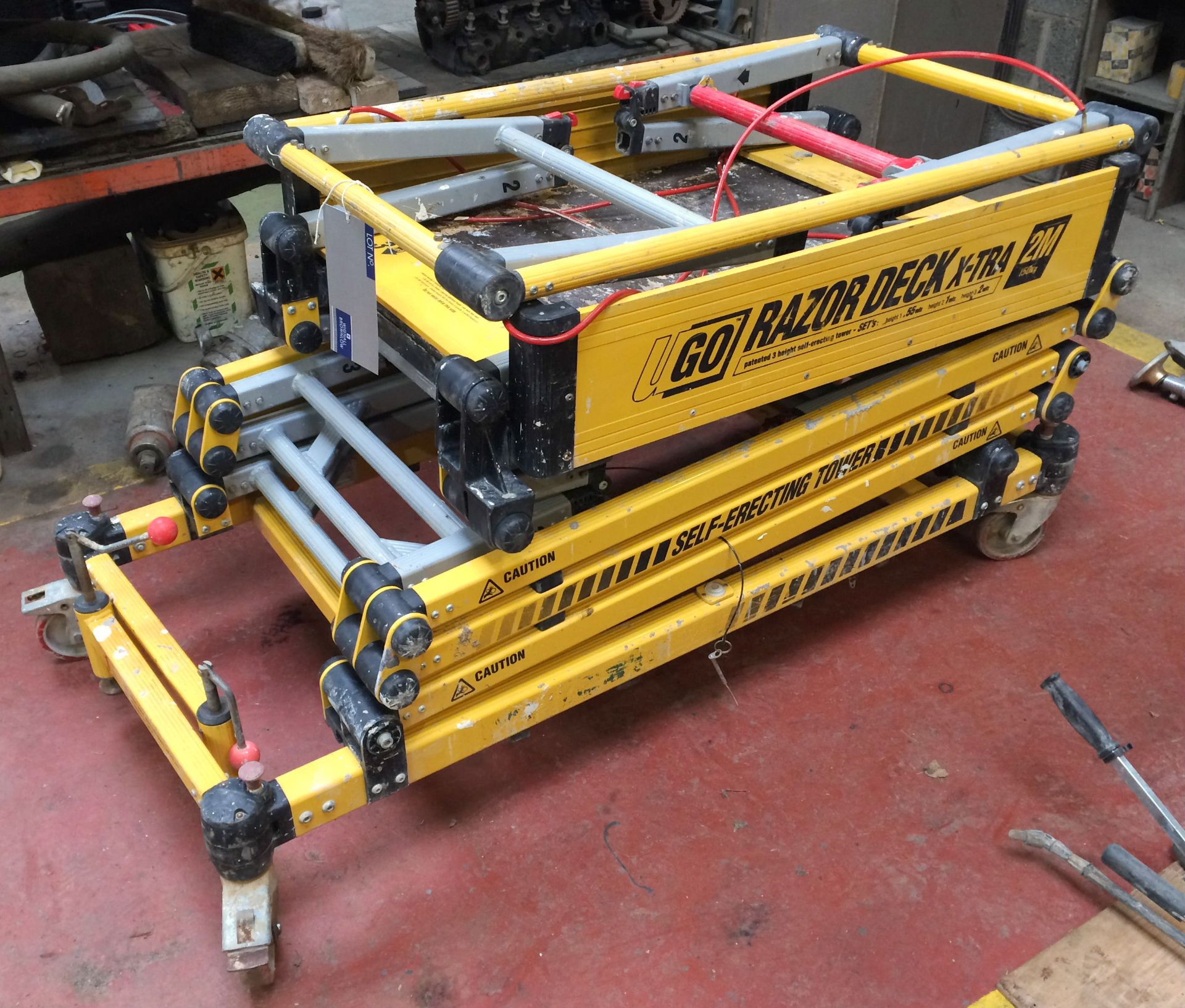 A UGO Razor Deck X-TRA Mobile Self Erecting Access Tower, 2m, 150kg ...