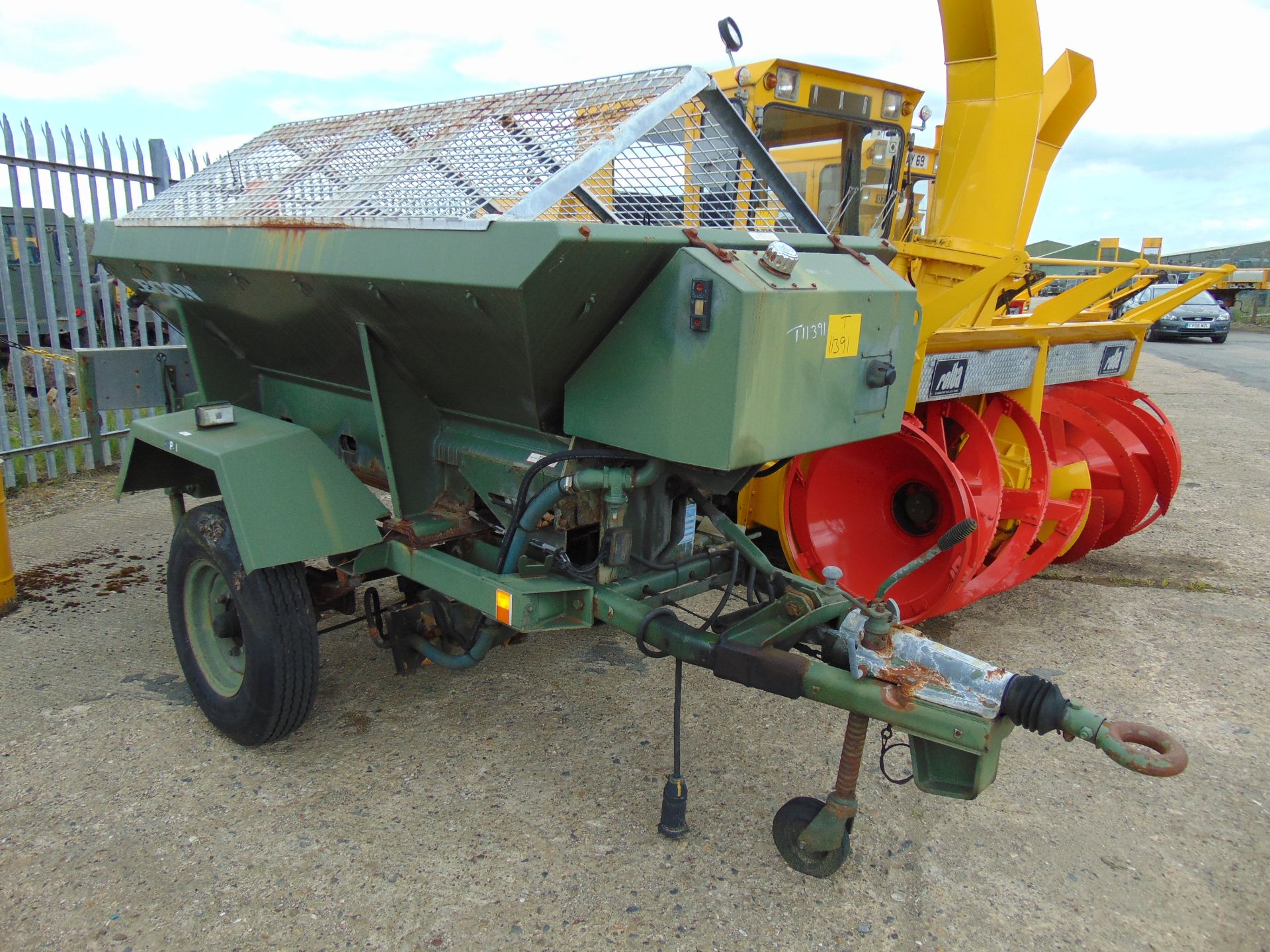 You are bidding on Direct from the UK Ministry Of Defence a Econ ...