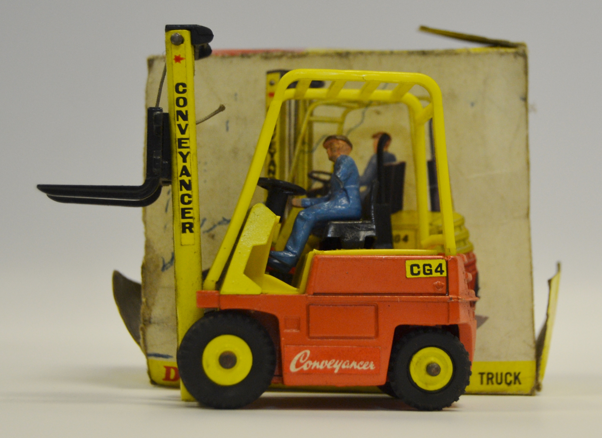 Dinky Toys conveyancer fork lift truck with operator, boxed (box in ...