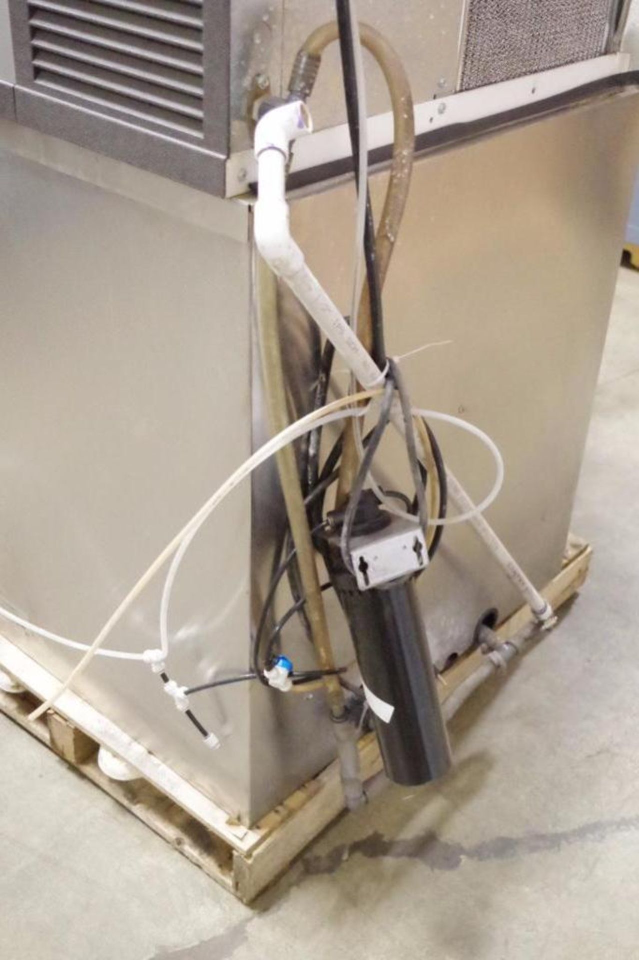 MANITOWOC Ice Maker W/O Ice Storage Means, M/N QD0452A (Functional at ...