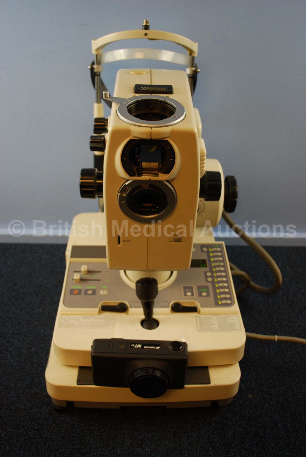 Topcon TRC.50IX Retinal Camera with 1 x Topcon MT 10 Camera (Powers Up)