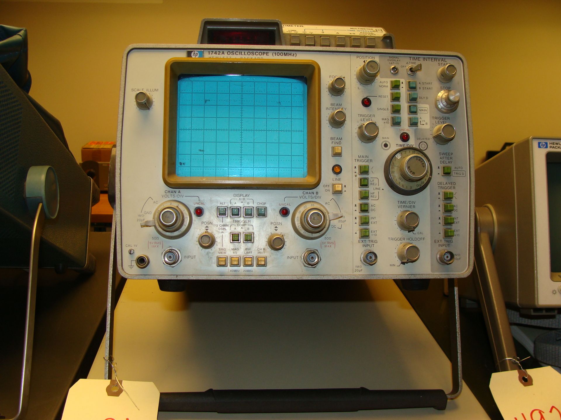 hp 1742A Oscilloscope 100MHz