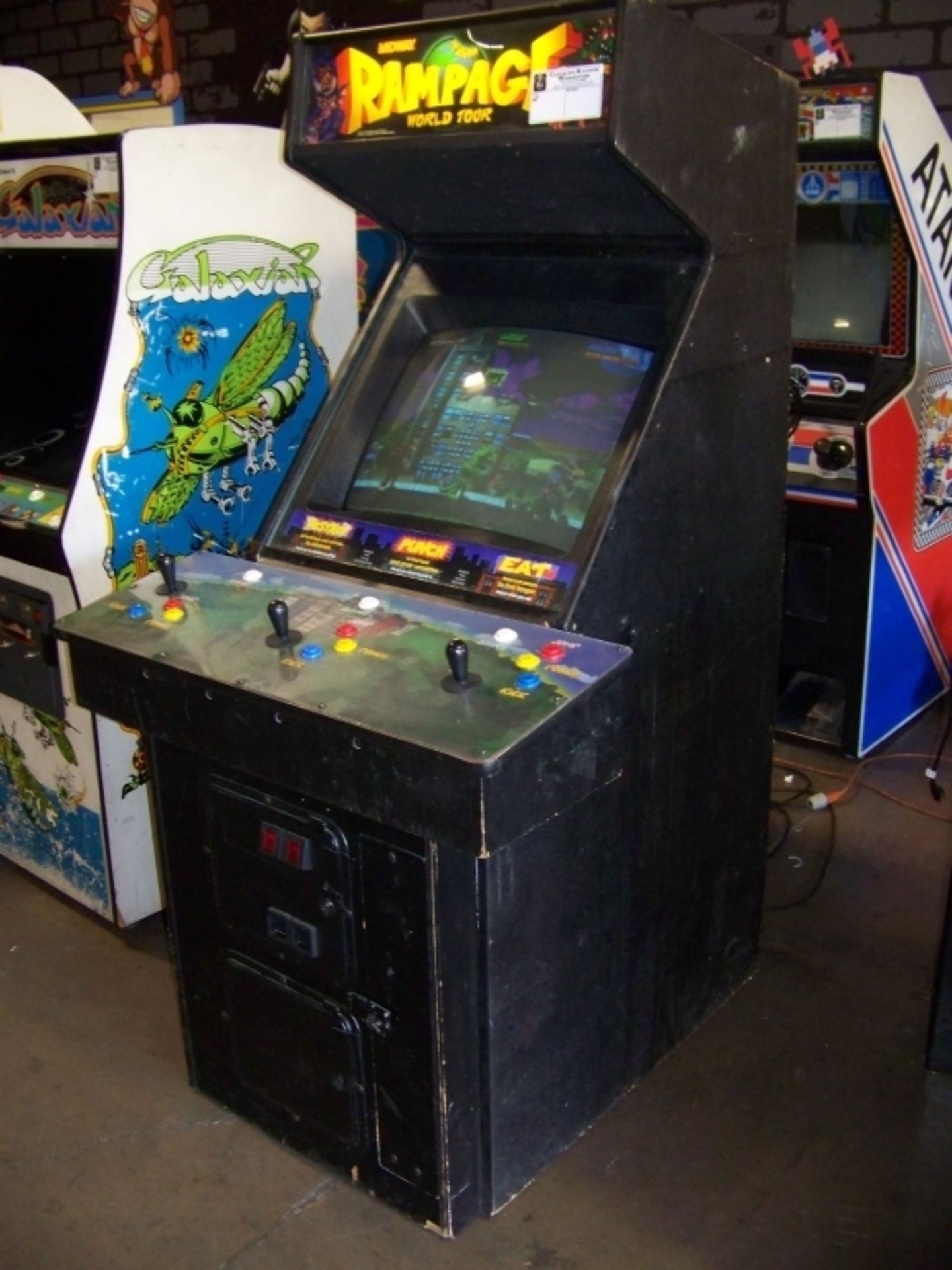 RAMPAGE WORLD TOUR 3 PLAYER CLASSIC ARCADE Item is in used condition ...