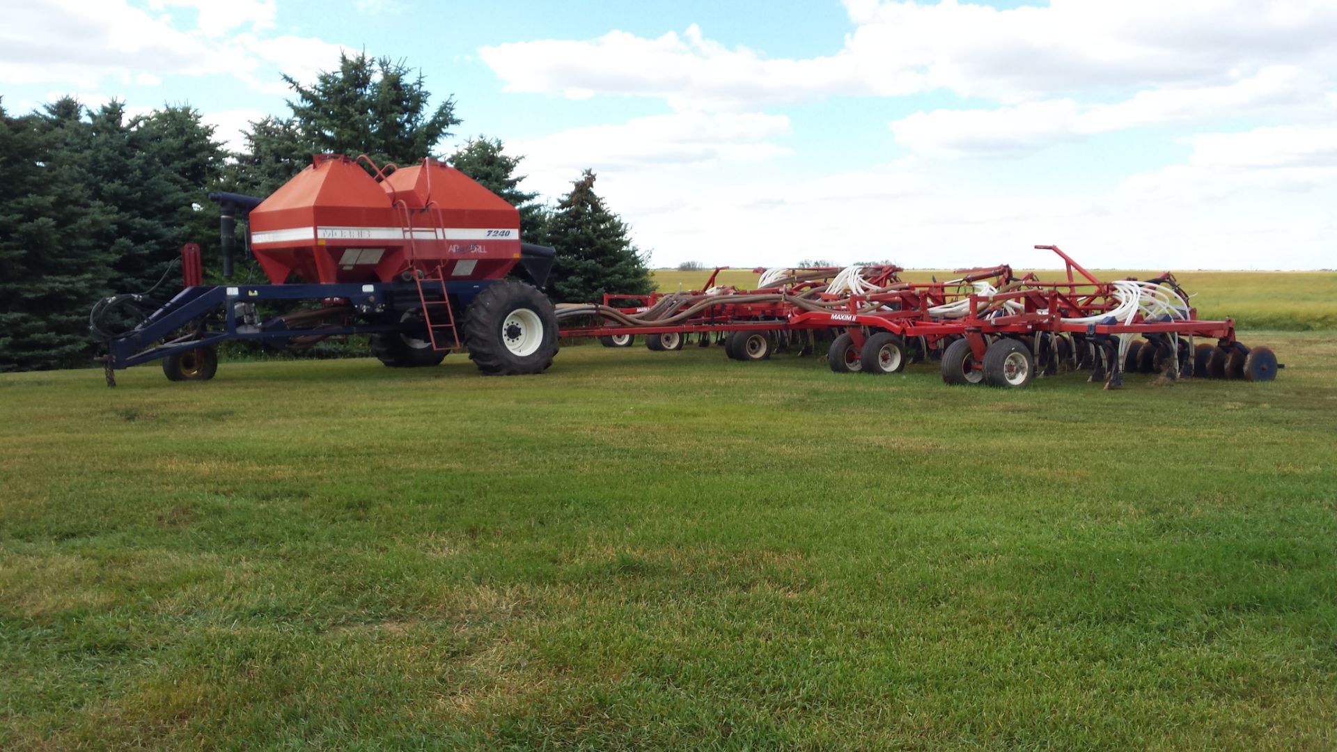 2005 MORRIS MAXIM II AIR DRILL & MORRIS 7240 AIR CART; 50 Feet, 12 ...