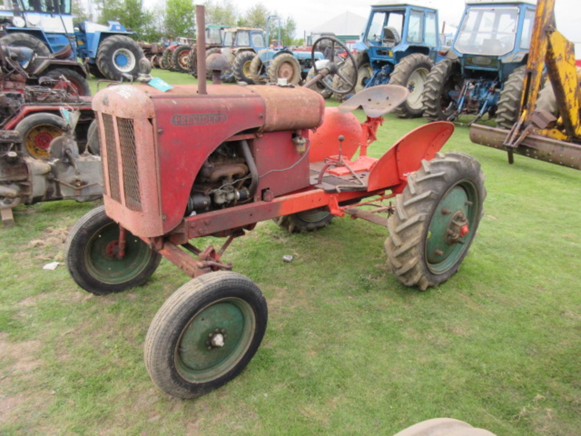 BMB PRESIDENT 4 cylinder petrol TRACTOR
