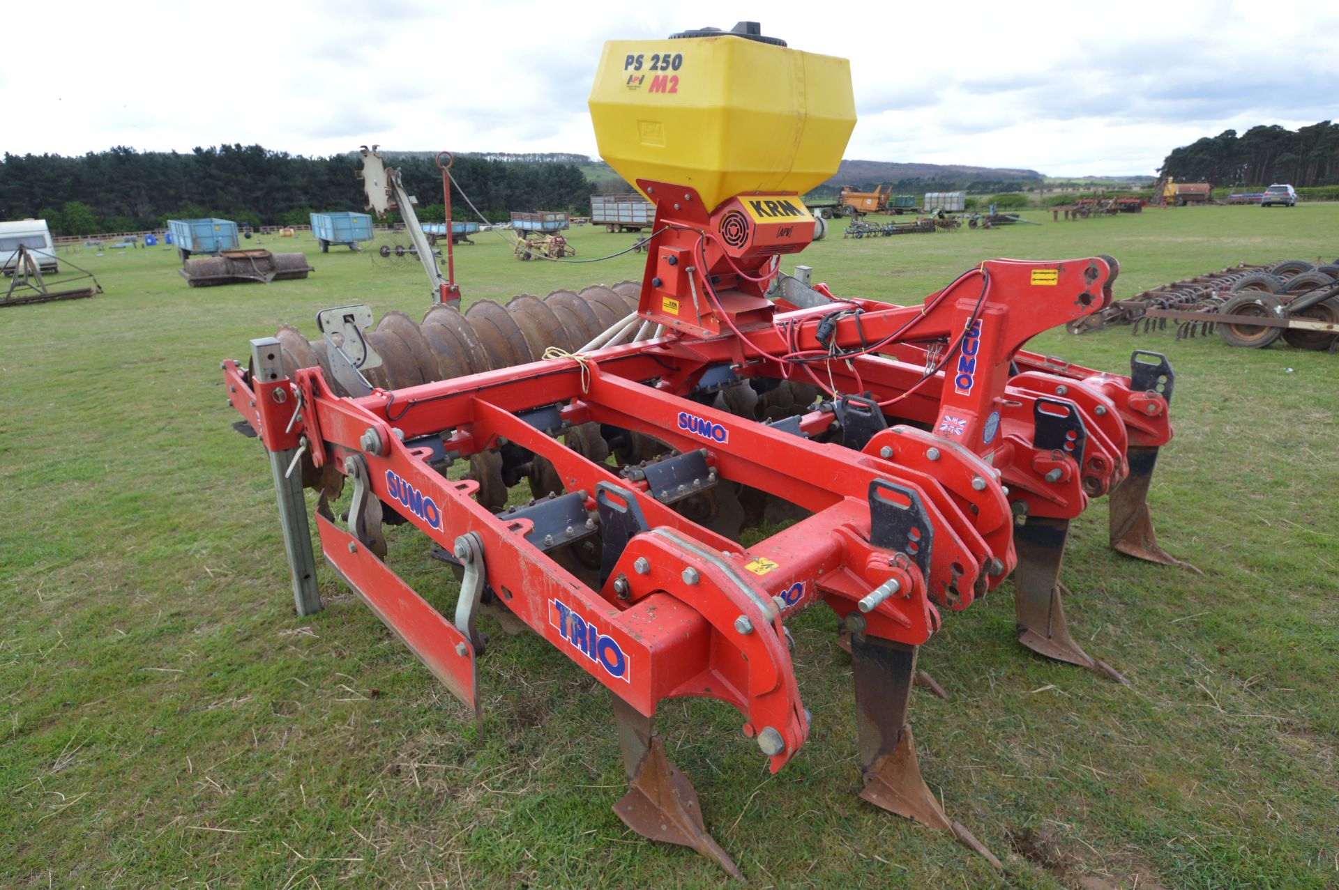 SUMO TRIO 3M CULTIVATOR (2010 ) WITH KRM 250 SEEDER