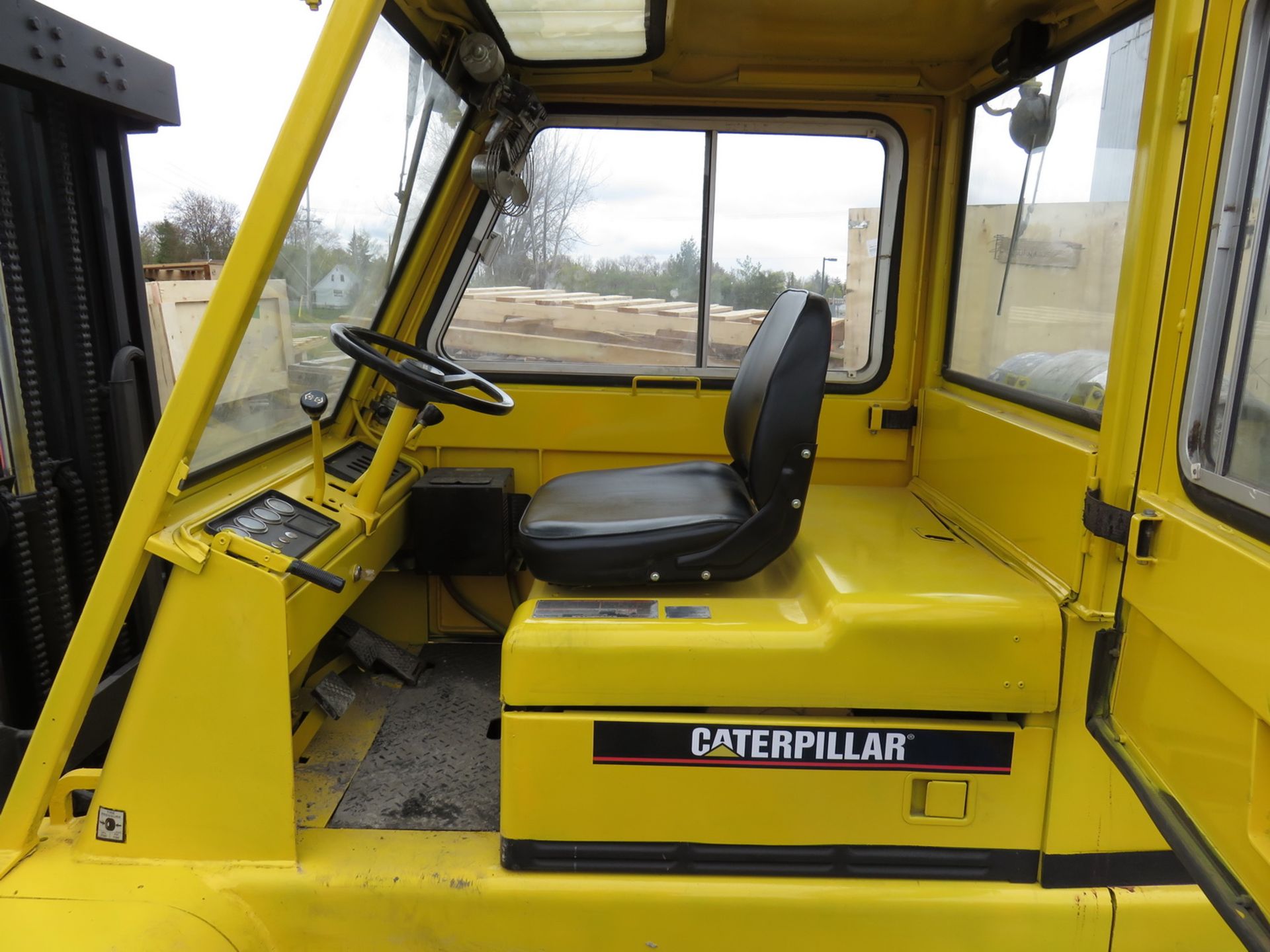 CATERPILLAR MOD VC60C 6,000LBS CAP PROPANE POWERED FORKLIFT W/ 156"H ...
