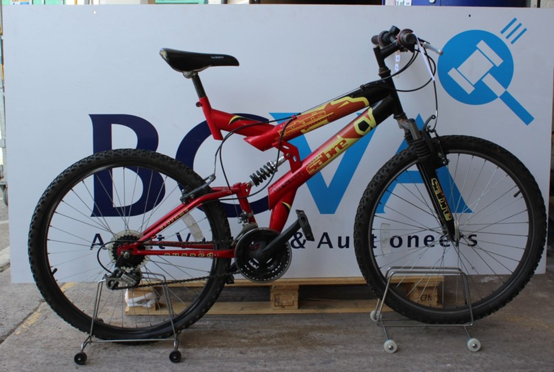 A red Polaris V frame technology Sussed Sabre Team dual suspension ...