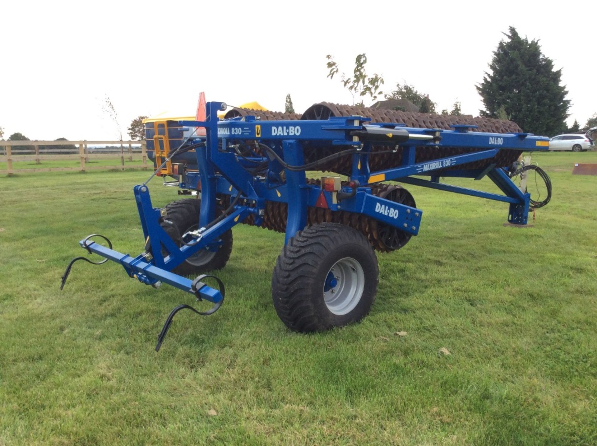 Dal-Bo Maxi Roll 830 8.3m rolls. With Snowflake rings and hydraulic pre ...