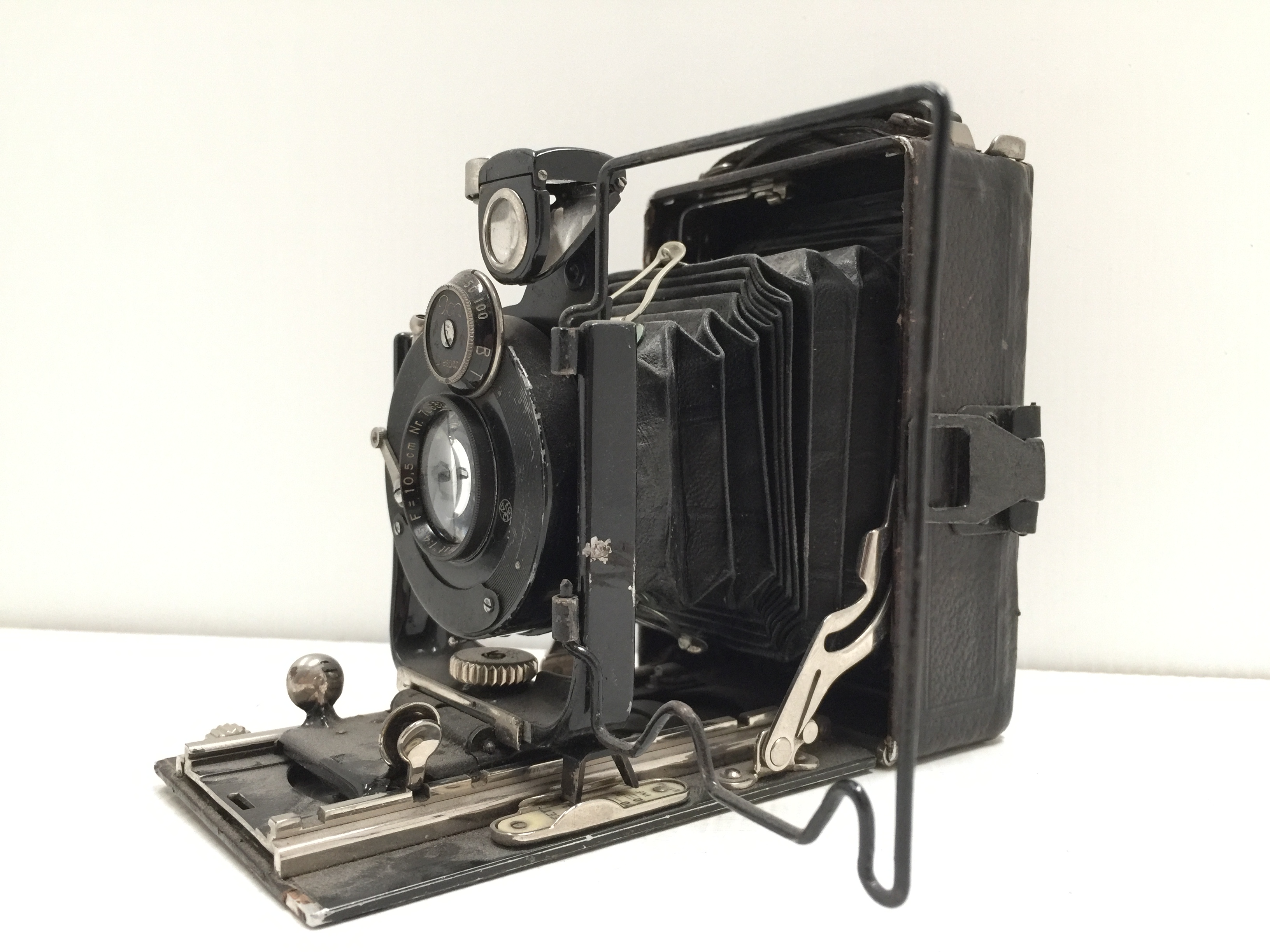 Ica Dresden 107/1 folding plate camera and Canon Camera Co Super 8 cine ...