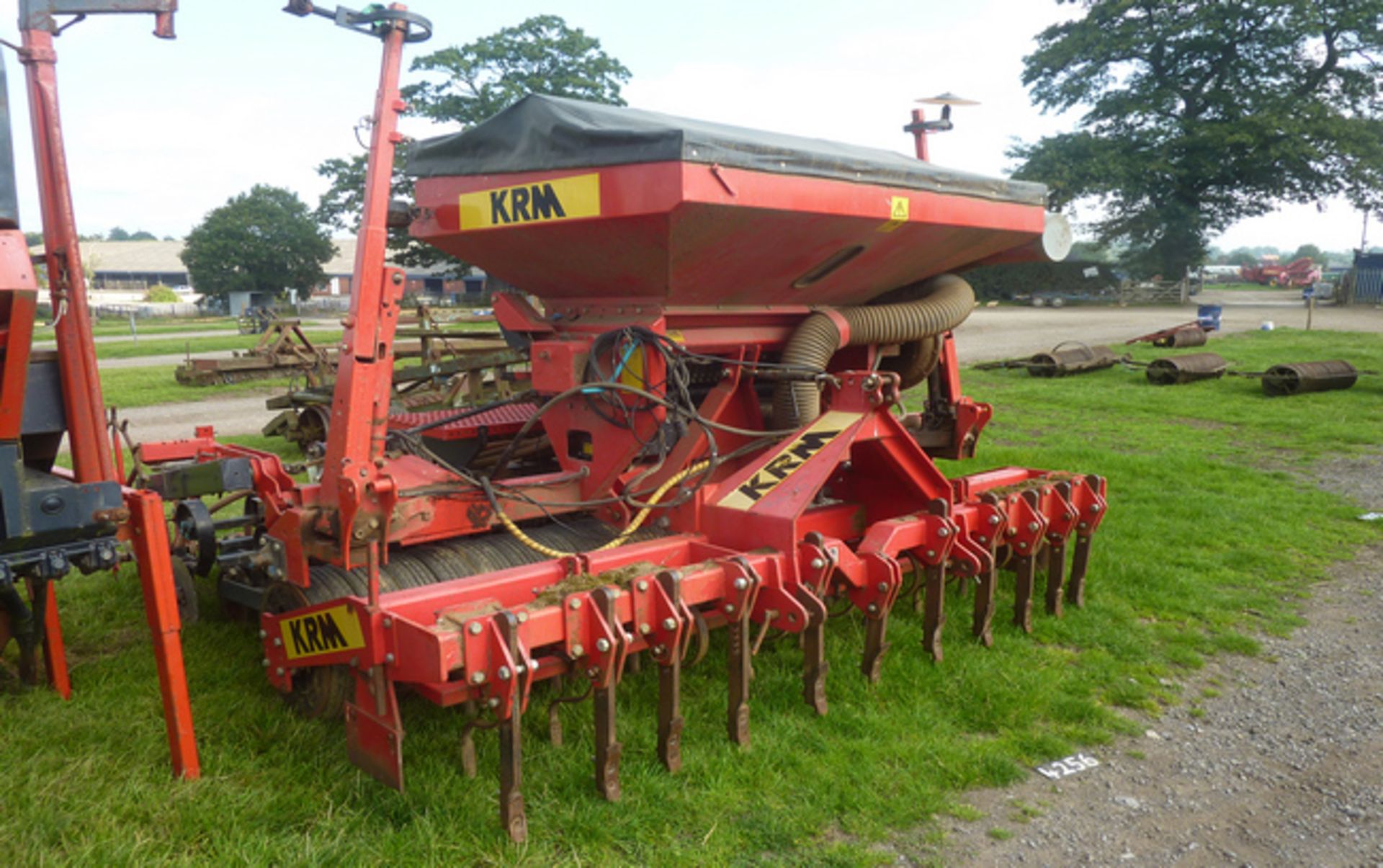4256 KRM combination seed drill with disc coulters & Drillmate with ...