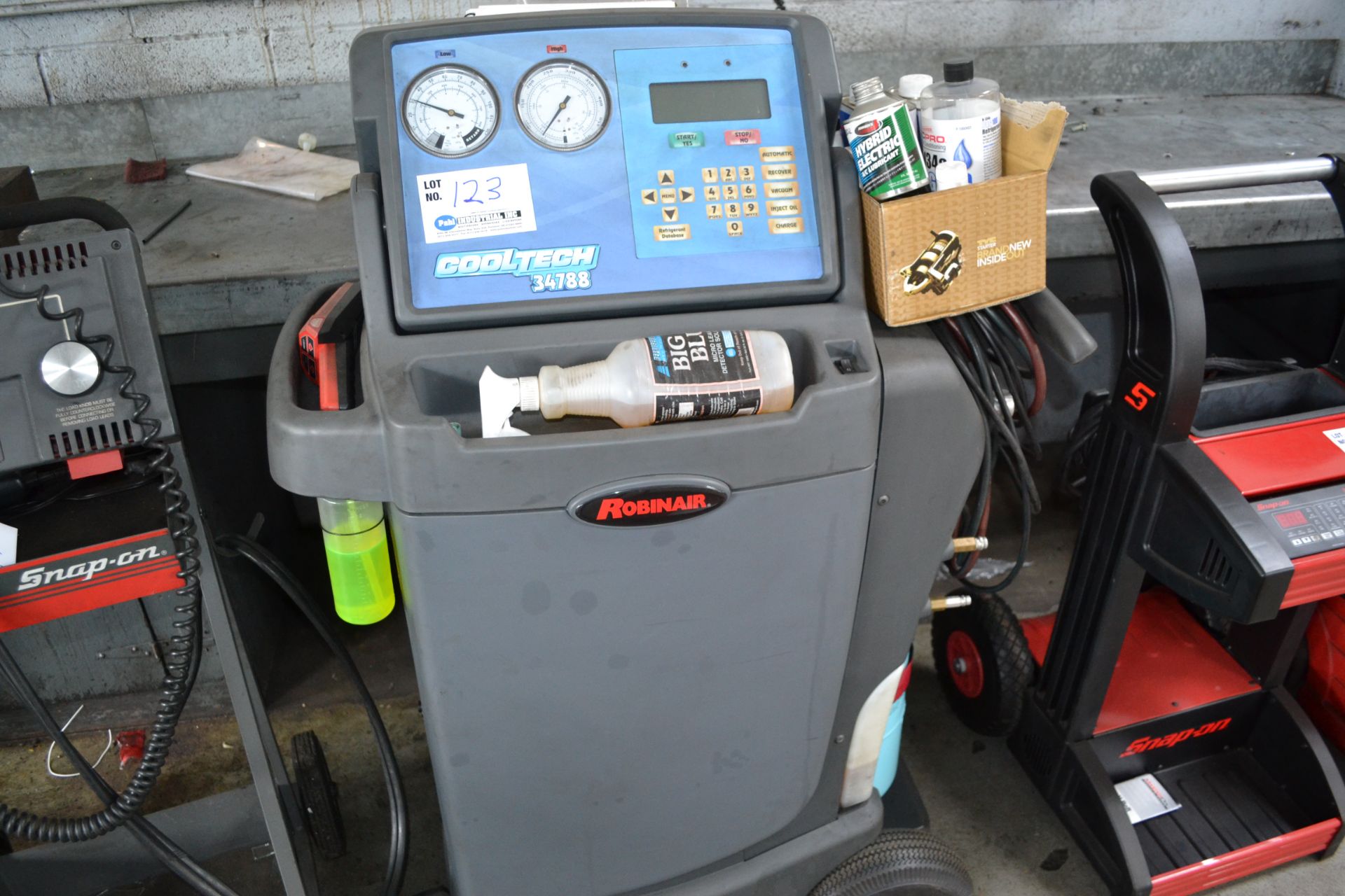 RobinAir Cool-Tech 34788 A/C Recover, Recycle, Recharge Machine