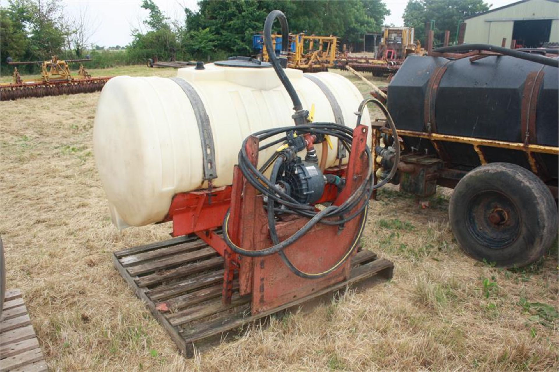 Lely front mounted tank