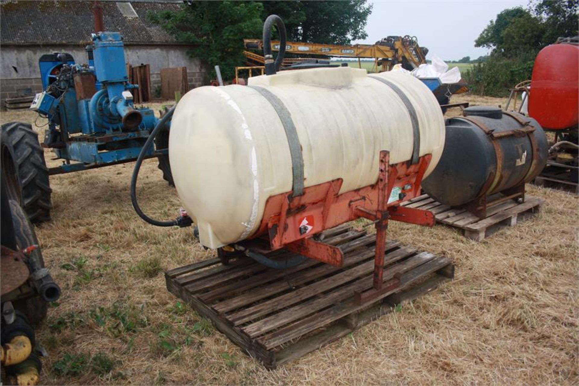 Lely front mounted tank