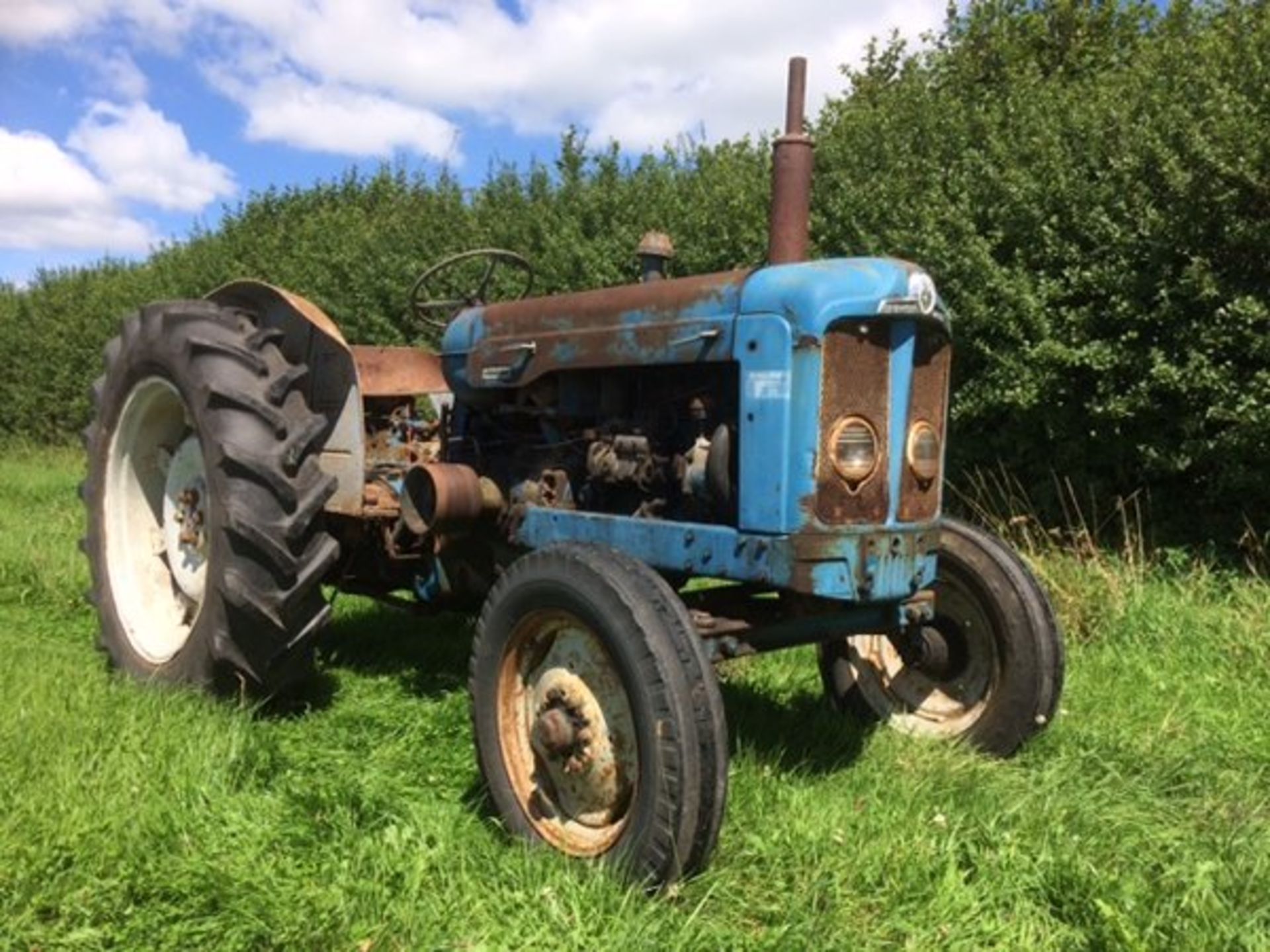FORDSON SUPER MAJOR BLUE GREY LIVE DRIVE 2WD TRACTOR C/W BELT PULLEY ...