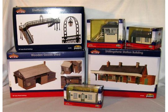 BACHMANN Scenecraft - 4 x Shillingstone items , a Goods Shed and ...
