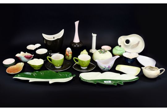 A Large Collection Of Carlton Ware Twenty five assorted pieces in total