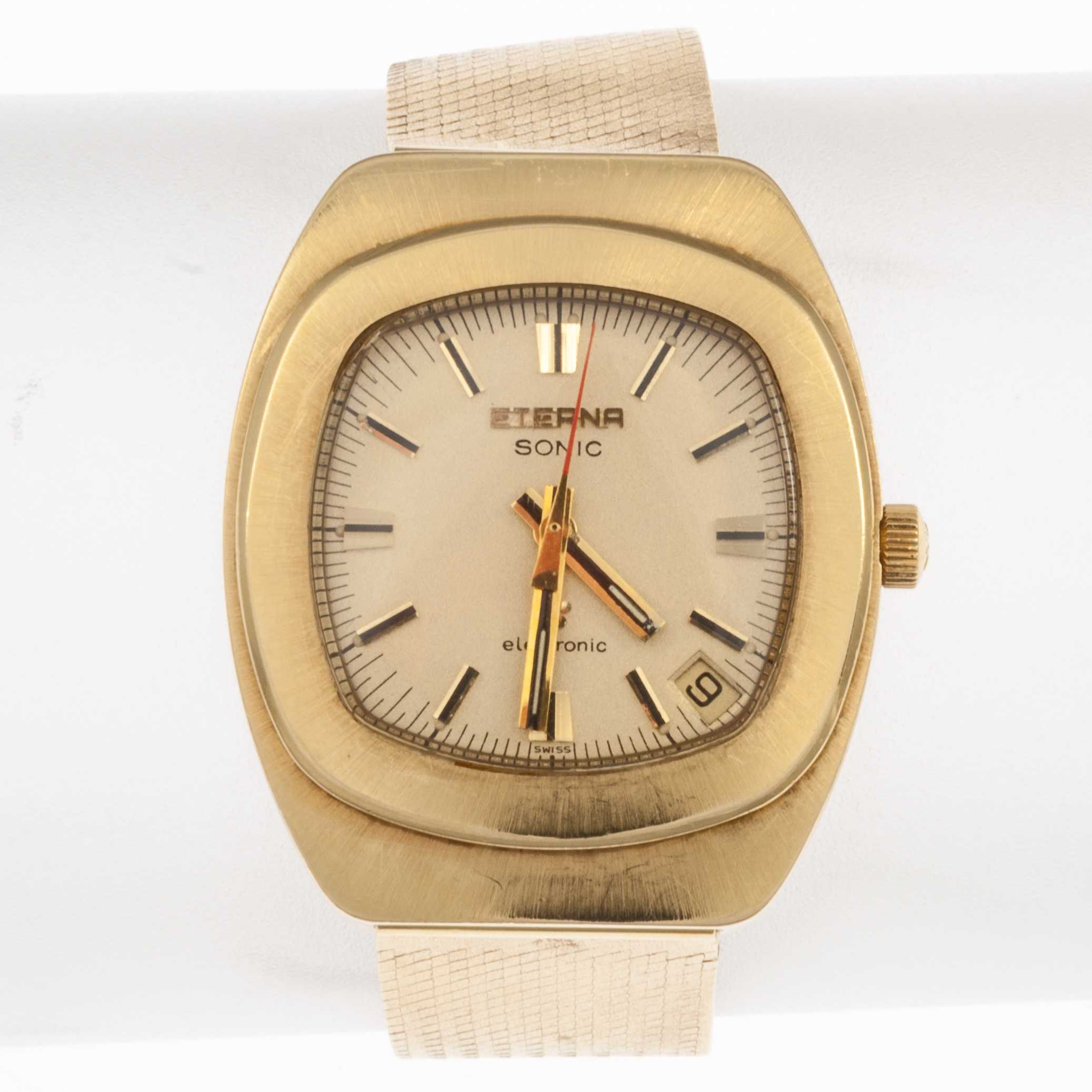 Eterna - A gentleman's 18 carat yellow gold Eterna Sonic Electronic ...
