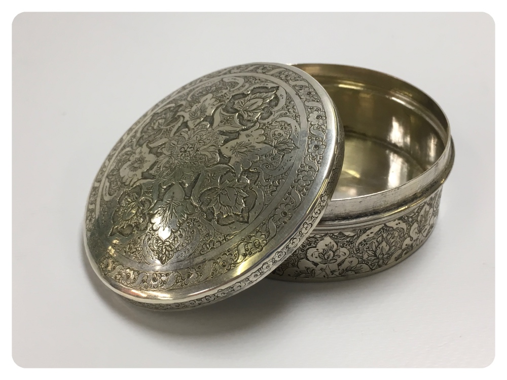 PERSIAN ROUND SILVER BOX FINELY ENGRAVED WITH FLOWERS C.1920 3" DIA.