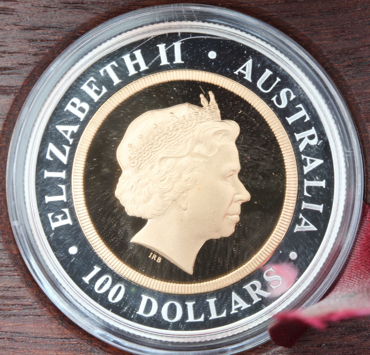 The Perth mint centenary sovereign proof issue from 1999, 22ct gold ...