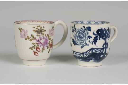 A Lowestoft porcelain coffee cup, circa 1775, painted with polychrome ...
