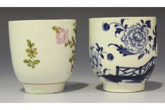 A Lowestoft porcelain coffee cup, circa 1775, painted with polychrome ...