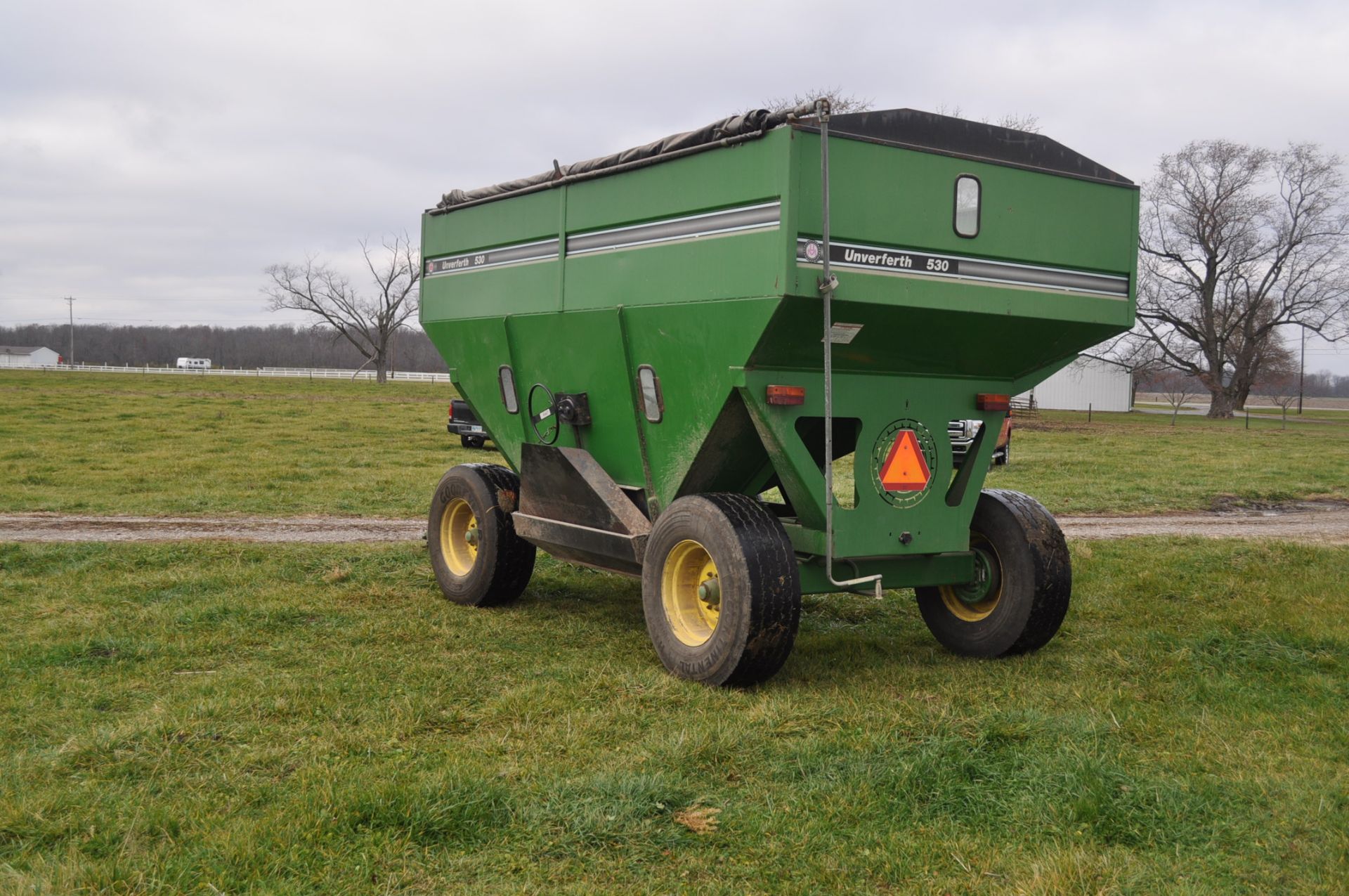 { Choice of lots: 37, 38 } Unverferth 530 gravity wagon, side widows ...