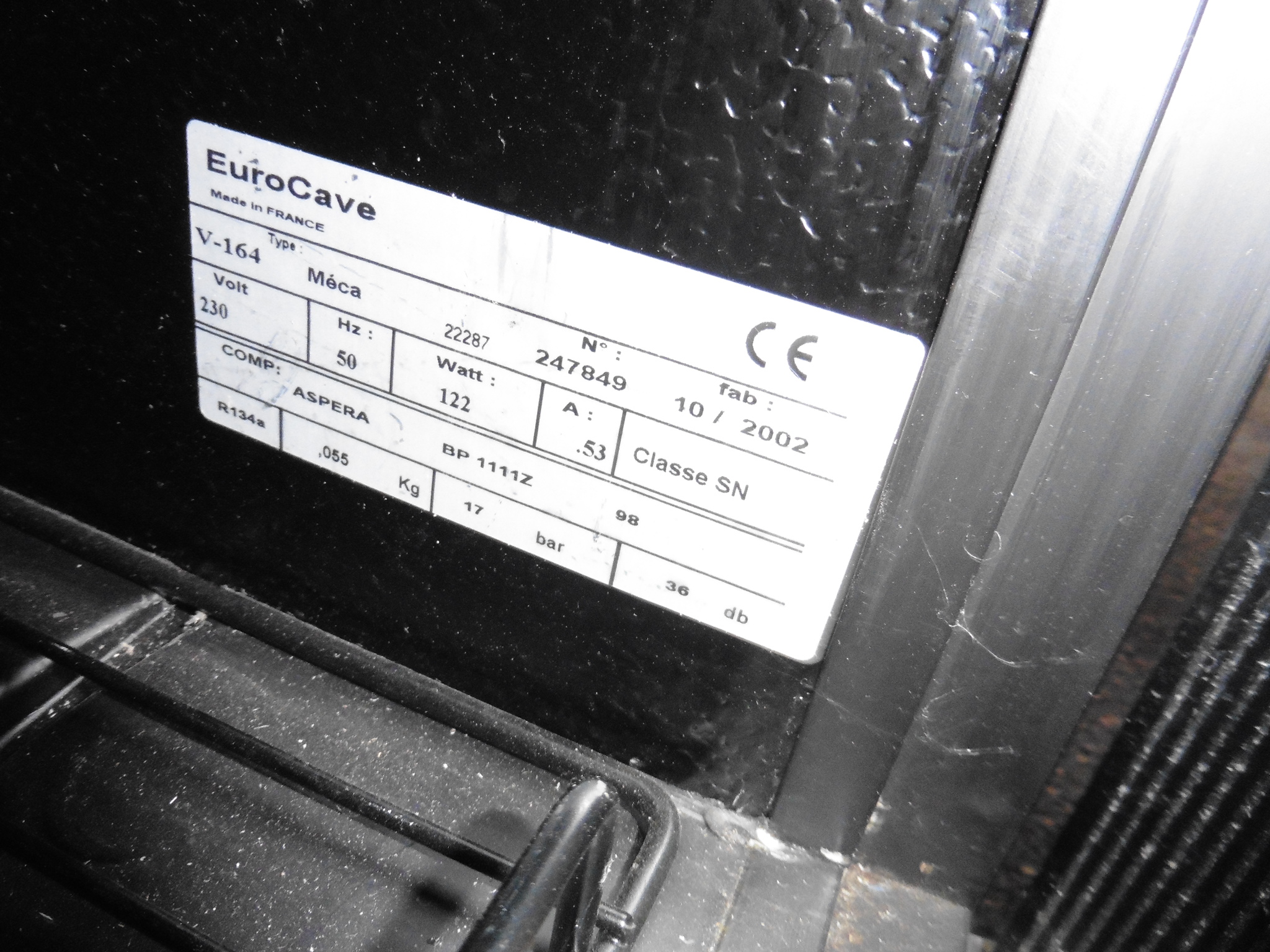 A EuroCave Confort Vieillitheque wine storage cabinet 240v single ...