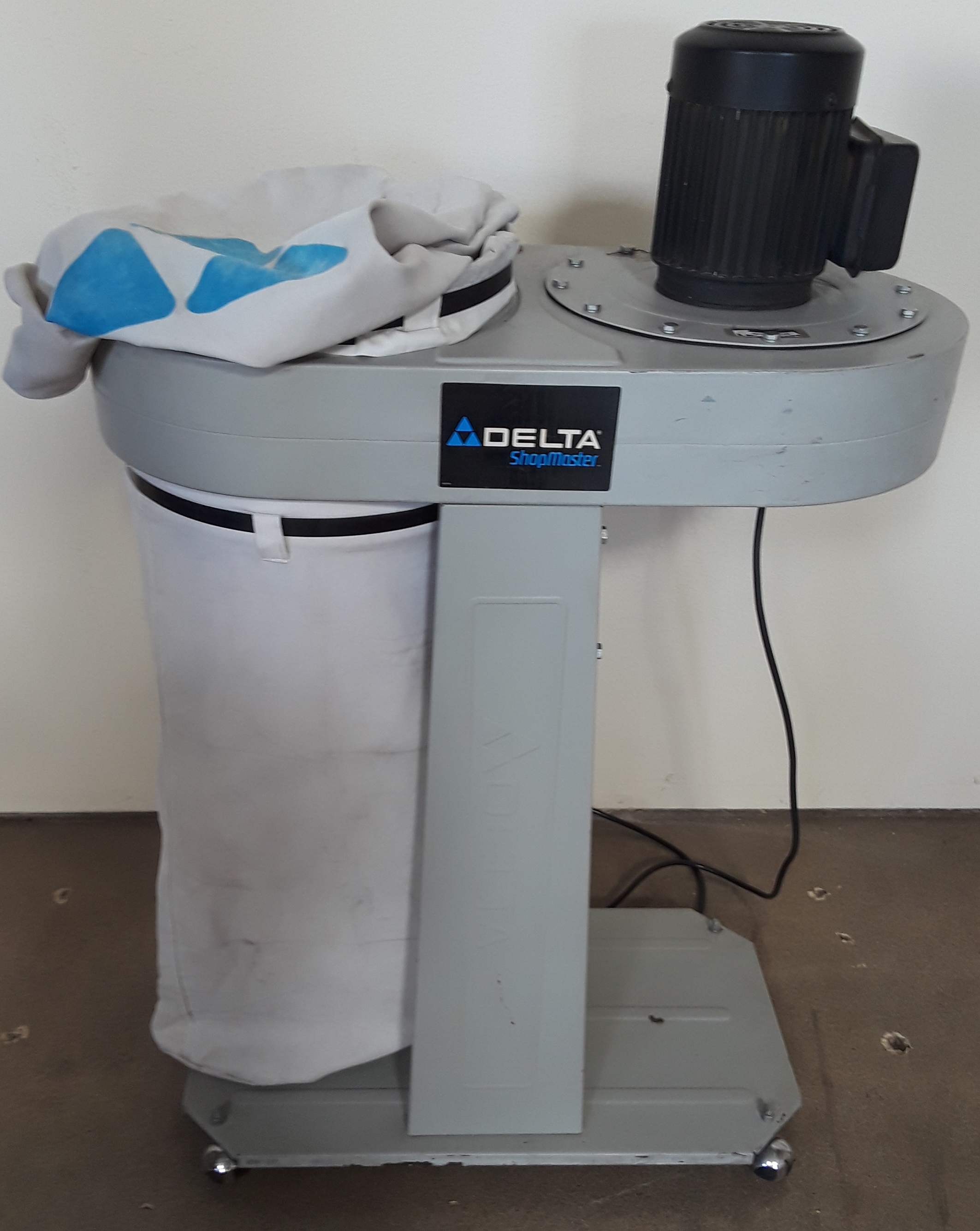 Delta Shop Master Dust Collector 1 Hp 120/240 volts Model #AP400 on wheels