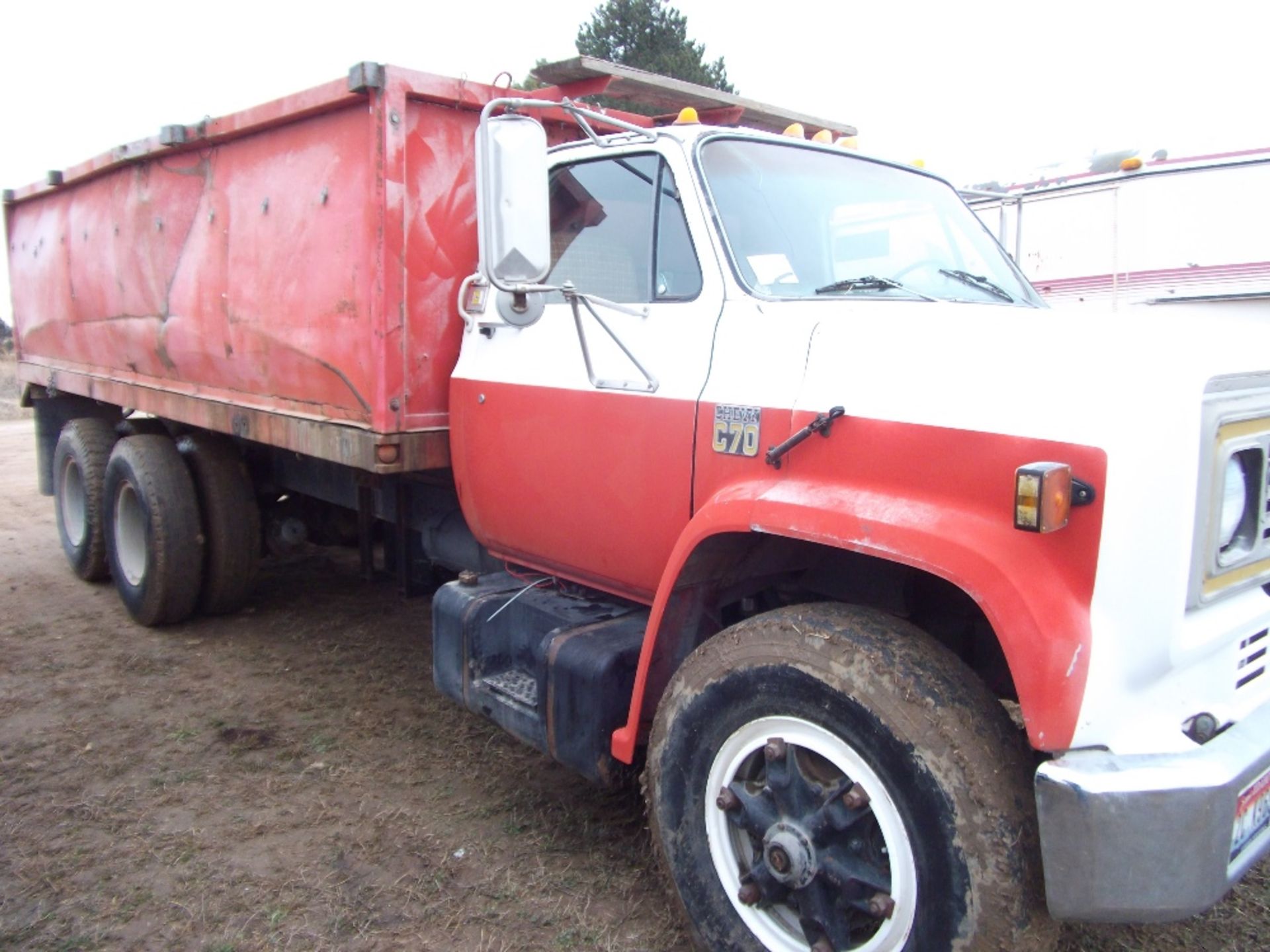 1978 Chevrolet C70 tandem drive V8 5spd 4spd w/18’ combination bed & hoist
