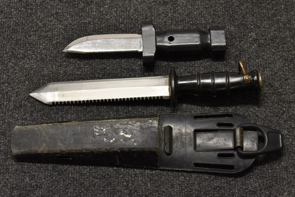 A Royal Navy diving knife, by Taylors Eye Witness, Sheffield, left-hand ...