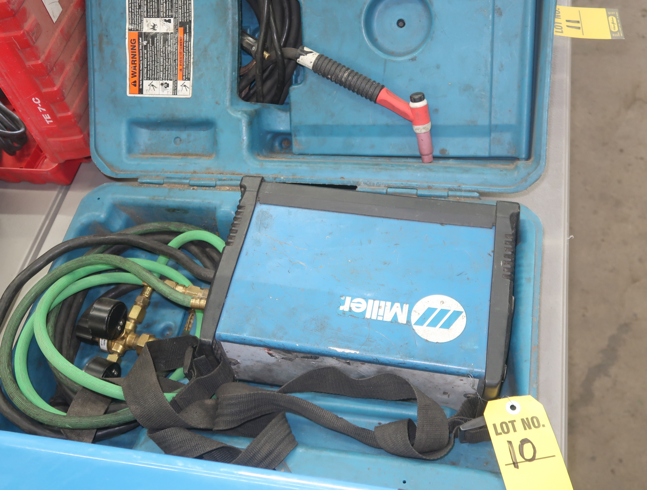 MILLER MAXSTAR 150 STH W/ CASE SN. MD34D441J