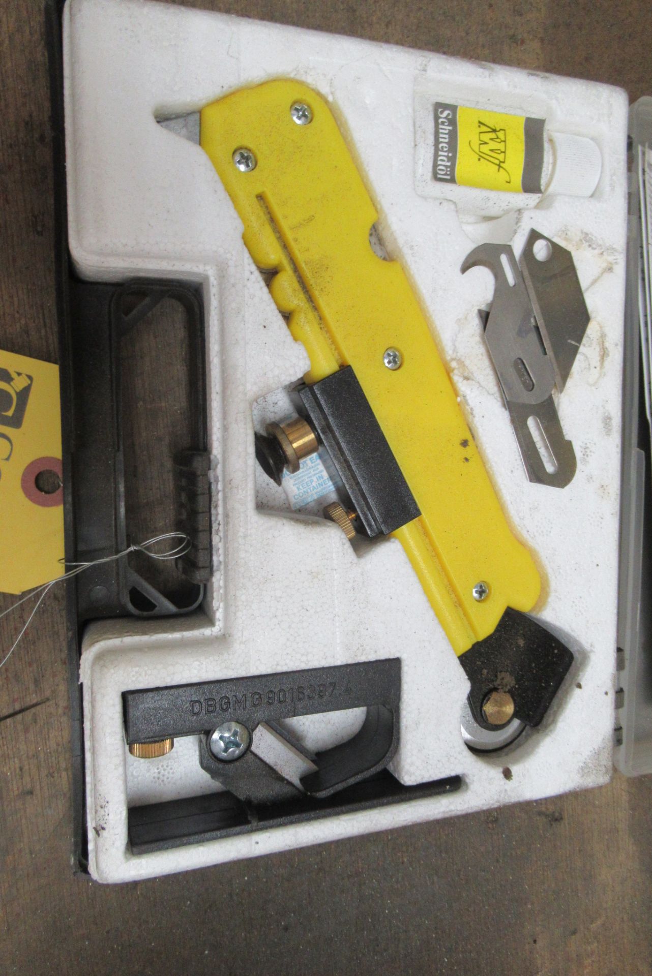 World Tool 10-Way Cutter