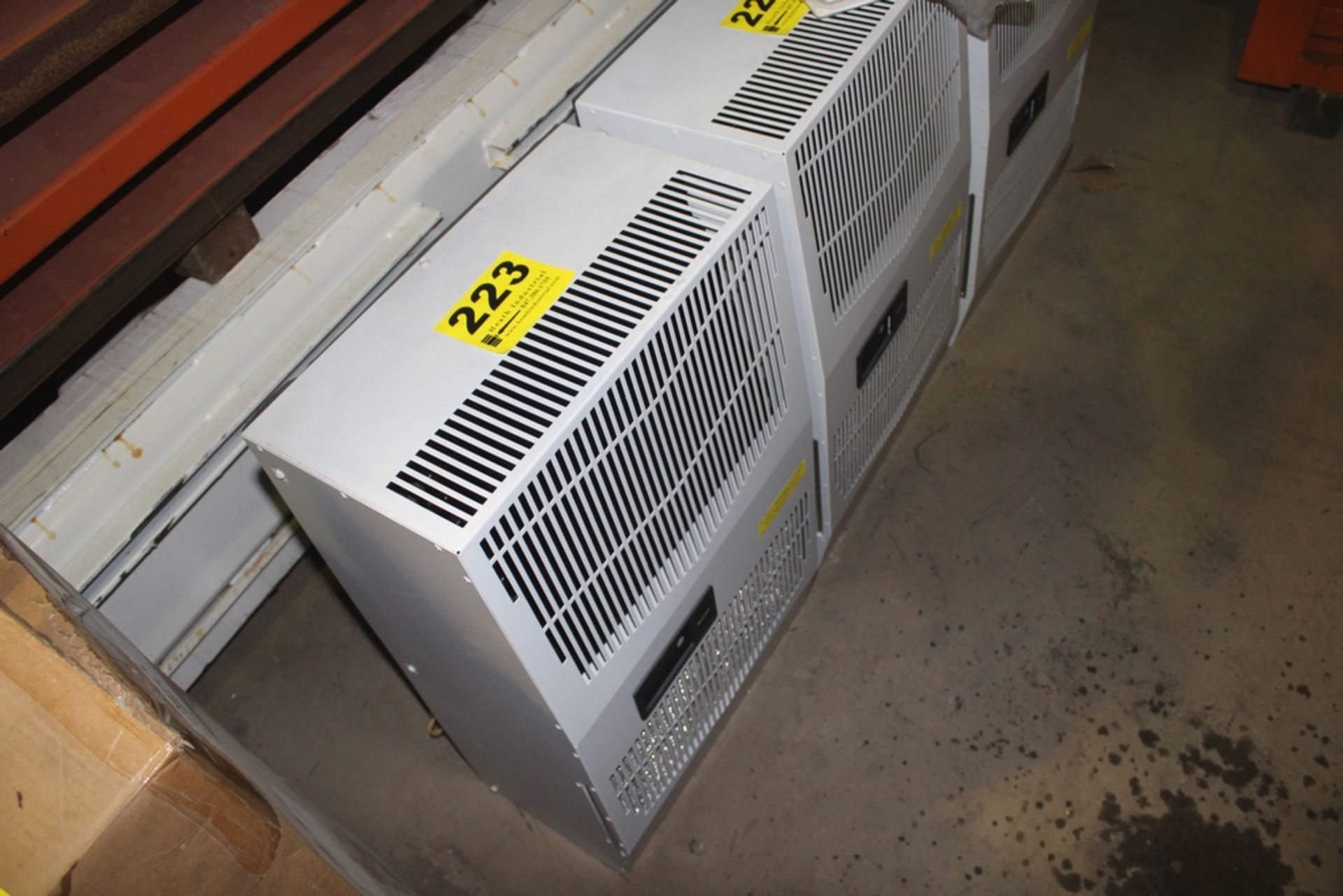 HOFFMAN SPECTRACOOL MODEL G280446G050 AIR CONDITIONING UNIT, 460V 3 ...