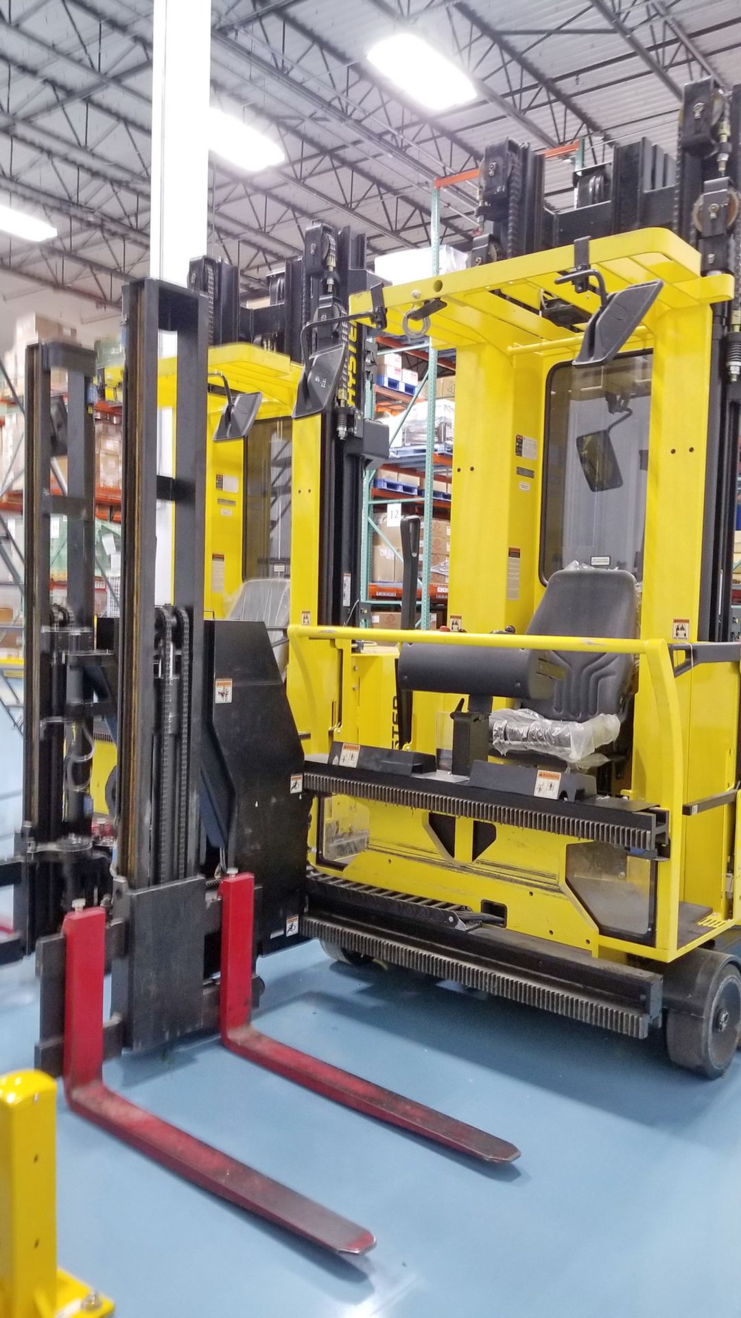 Hyster Forklift Model V30XMU, S/N A463T01878C, narrow aisle, electric ...