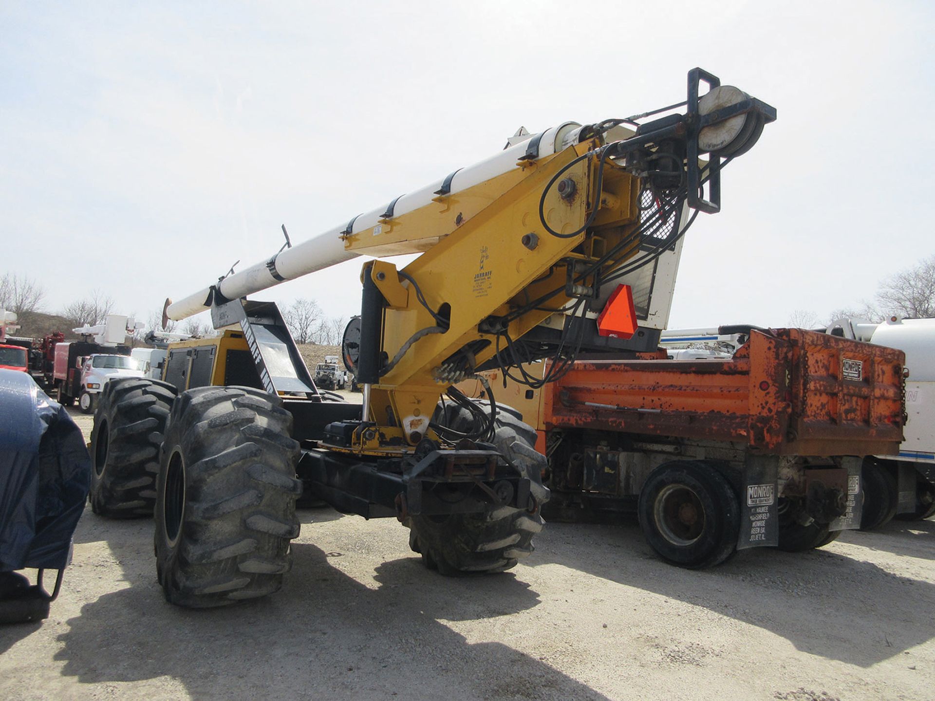JARRAFF INDUSTRIES ARTICULATING RUBBER TIRE 4WD ALL-TERRAIN BOOM TYPE ...