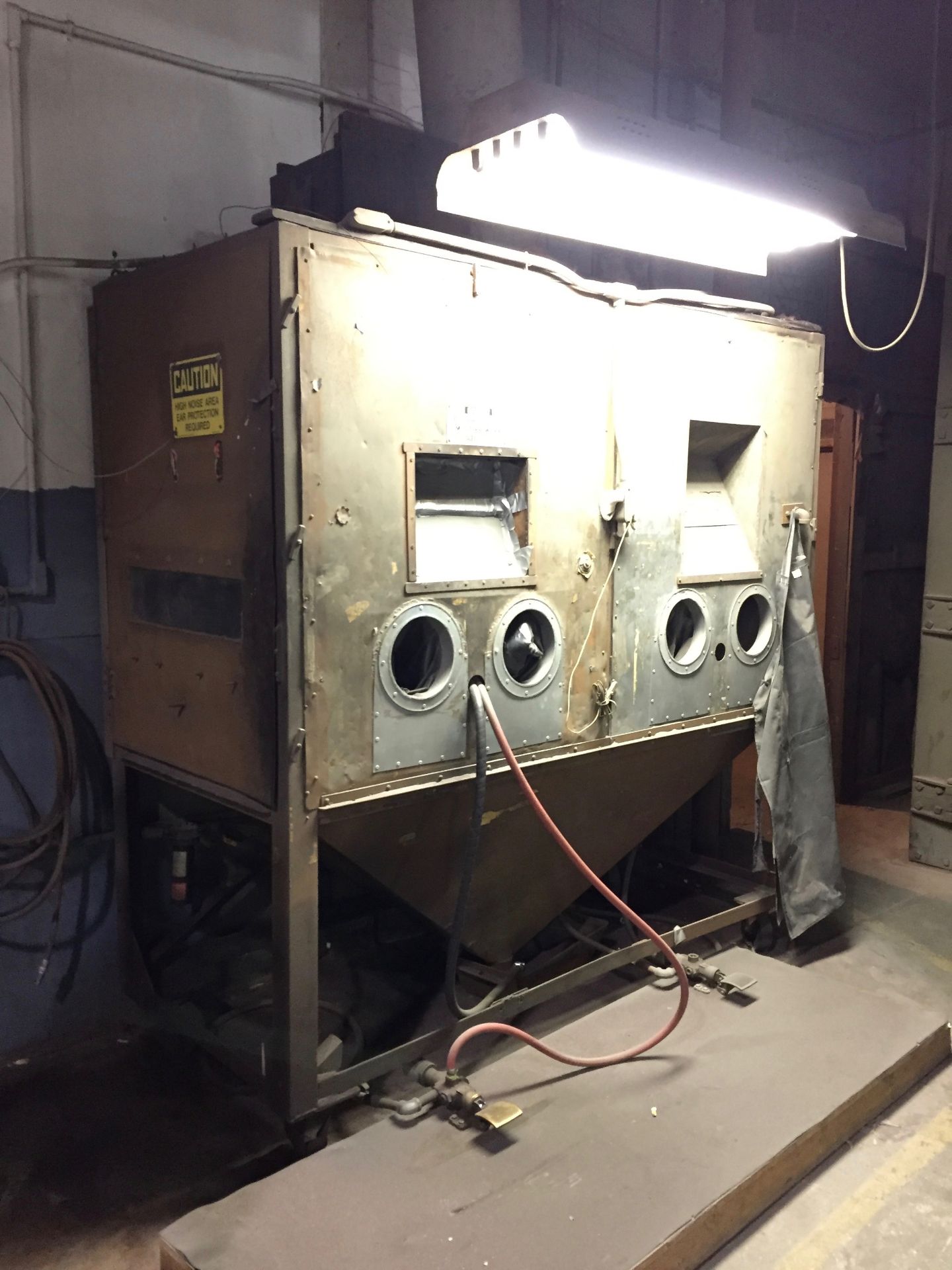 Sand Blast Booth, 2-Zone Access, 48inH x 84inW x 36inD. | Rigging ...