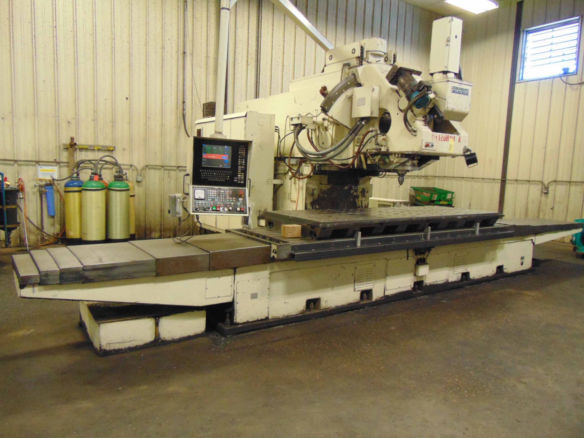 { Choice of lots: 81 } } } 5-AXIS CNC VERTICAL MILLING MACHINE ...
