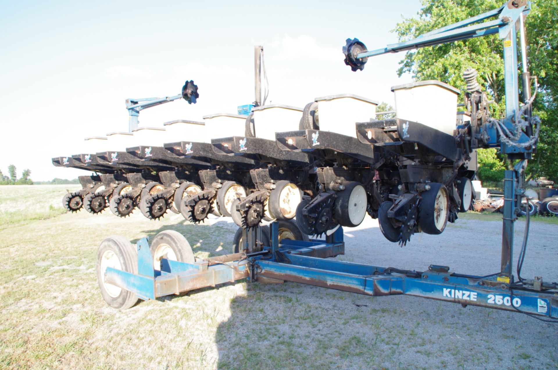 Model 2500 Kinze planter 8 row 15 with Yetter no till cutters, 8 Row 15 ...